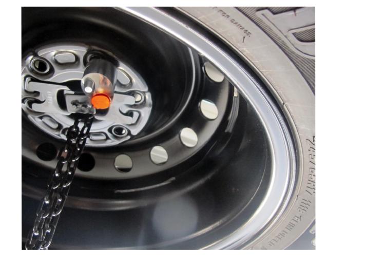 ล็อคยางอะไหล่ HILUX REVO (Size Mล็อคบน) ยี่ห้อ New Lockส่งฟรี ...