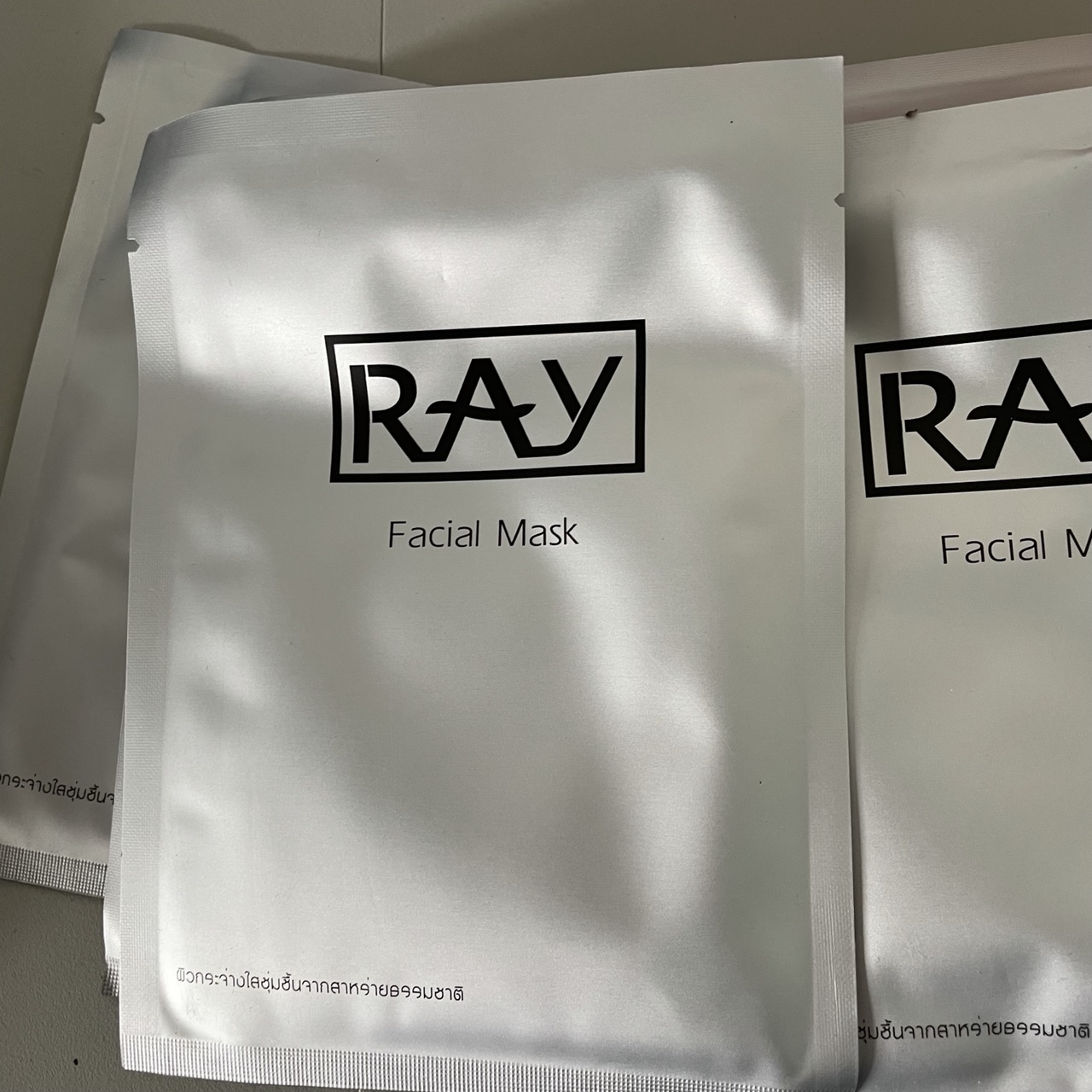 RAY Facial Mask เรย์ เฟเชียลมาส์ก สีเงิน 35 กรัมX 10 ซอง RAY Facial ...
