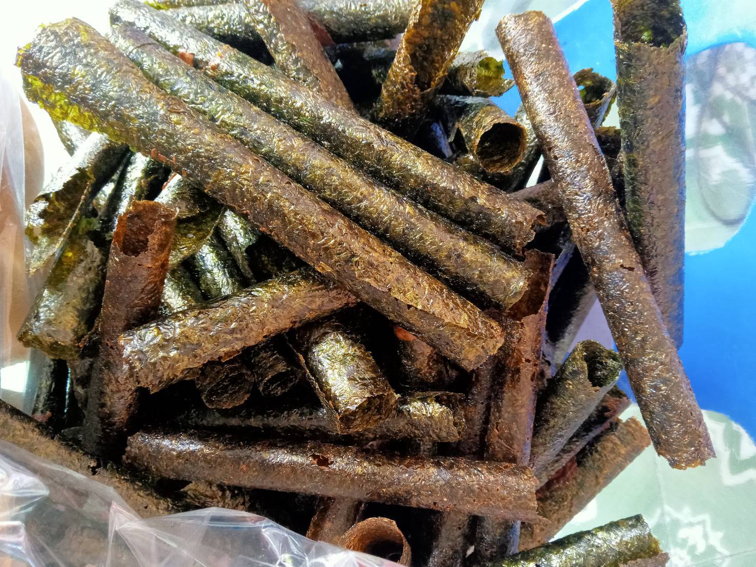 สาหร่ายเกาหลีม้วนอบกรอบเป็นเศษสาหร่ายเกาหลีที่ได้มาตรฐานจากโรงงานผลิต ...
