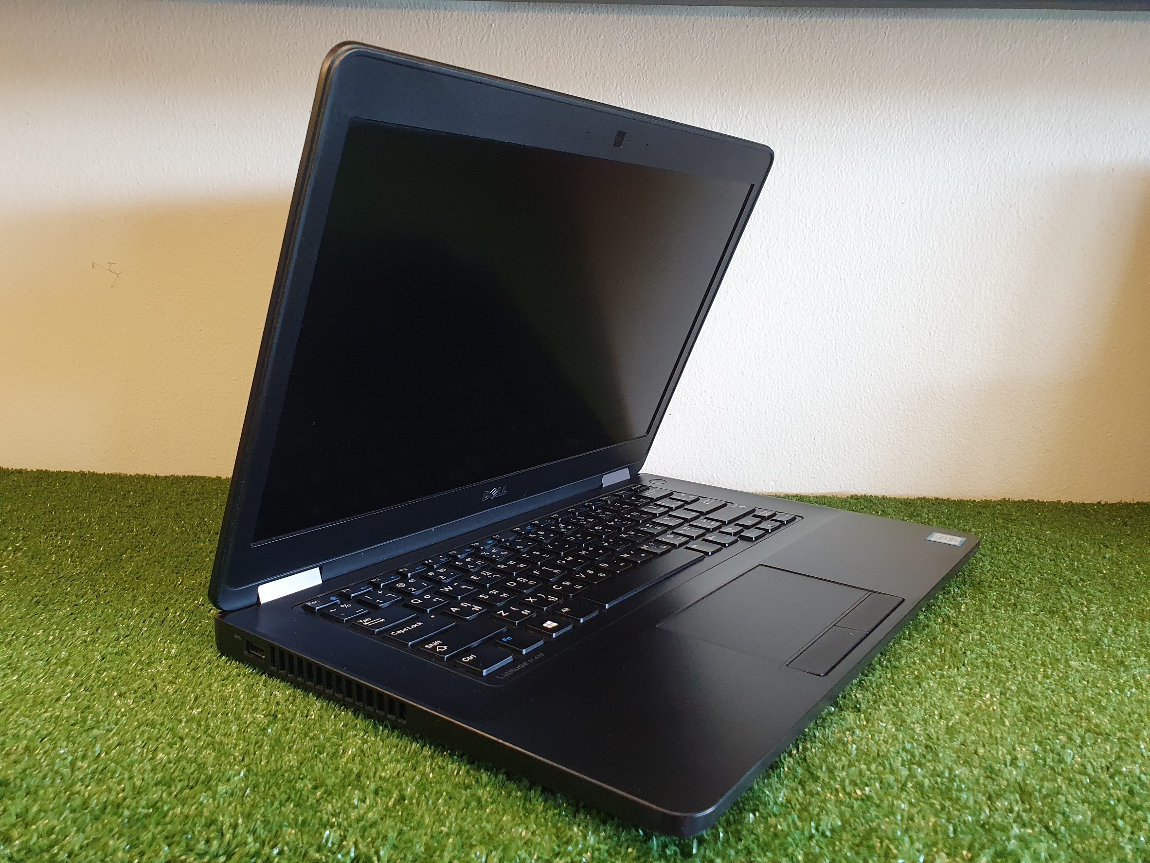 โน๊ตบุคเขียนแบบและงานกราฟฟิก ... Dell Latitude E5470 .. Core i5 Gen6 ...