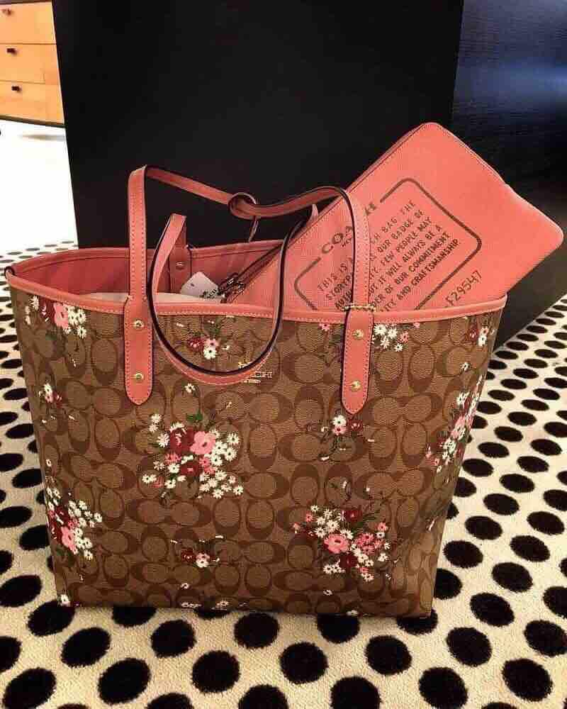 Coach F29547 พร้อมส่ง แท้ % New Tote กลับด้าน รุ่น หายากมากกก ...