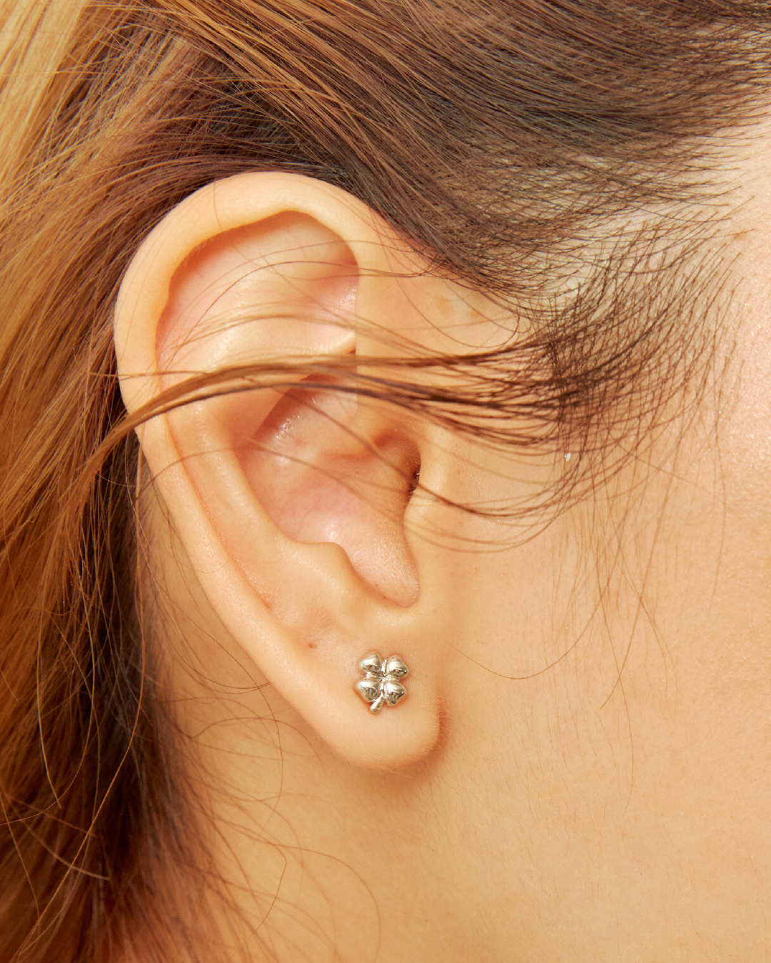 Julys - clover stud earrings - julysbkk - ThaiPick