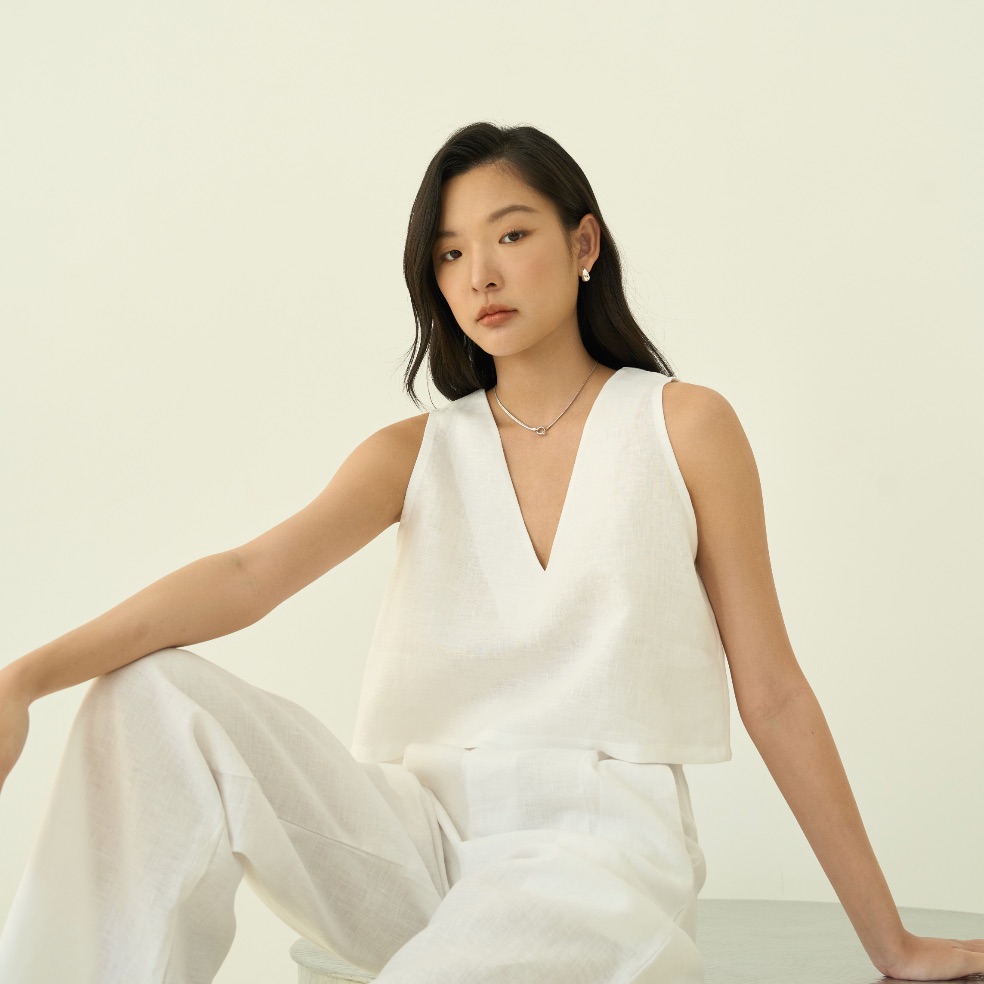 kkhu.studio_Bloom Crop_เสื้อครอปคอวี | Lazada.co.th