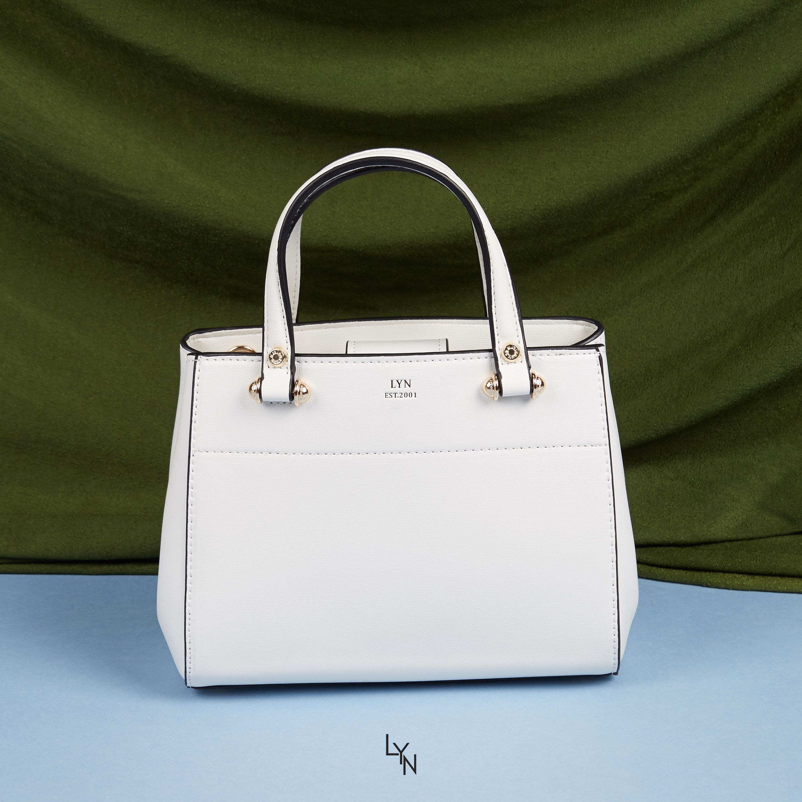 กระเป๋า lyn กระเป่า กระเป๋าสะพายข้าง New collection LYN Handbag crossbody bag สวยหรู ไม่เอ้าท์ ...