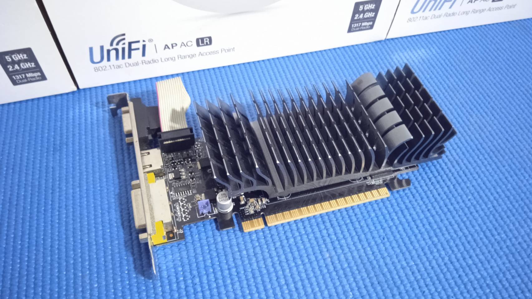 การ์ดจอ LWC GeForce GT210 1GB DDR2 64Bit สวยๆพร้อมใช้ ใช้งานได้ทุกพอท ...