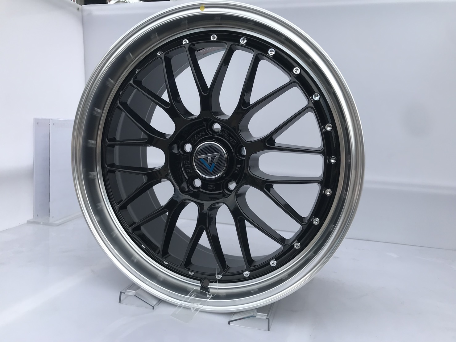 ล้อแม็กใหม่ - VLF P05 สี ดำขอบเงิน - ขอบ18 ล้อเบา - งาน OASIS (18 x 5รู108) - หน้ากว้าง 8 x 8 ...