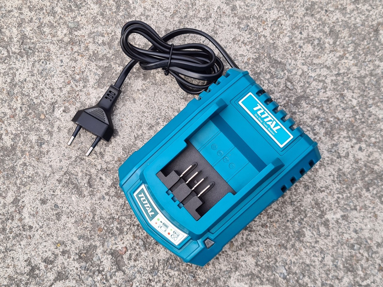 TOTAL แท่นชาร์จ แบตเตอรี่ ลิเธียมไออน 20 V รุ่น TFCLI2001 ส่งฟรีทั่วไทย ...