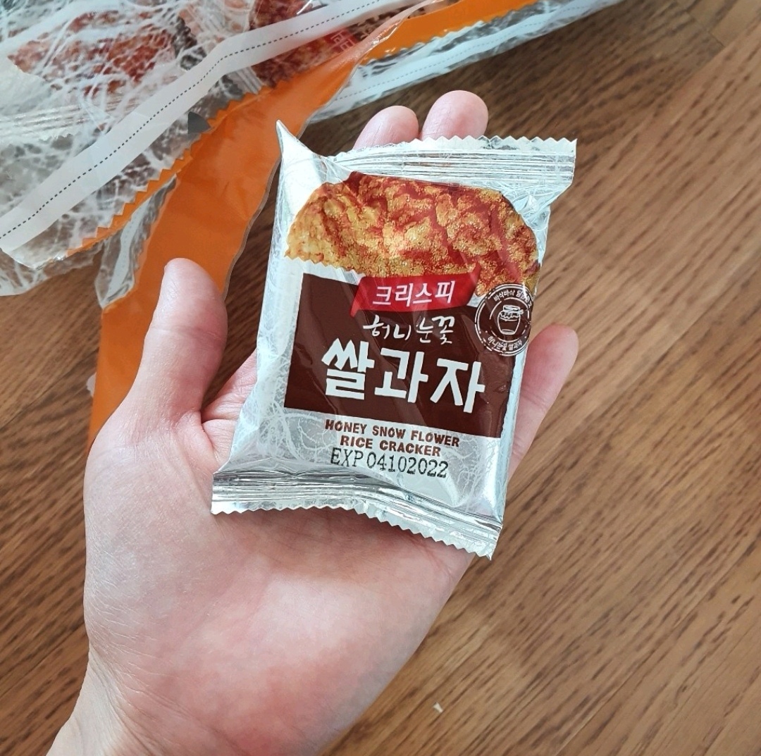 พร้อมส่ง ขนมเกาหลี Honey Snow Flower Rice Cracker ขนมข้าวอบกรอบรส ...