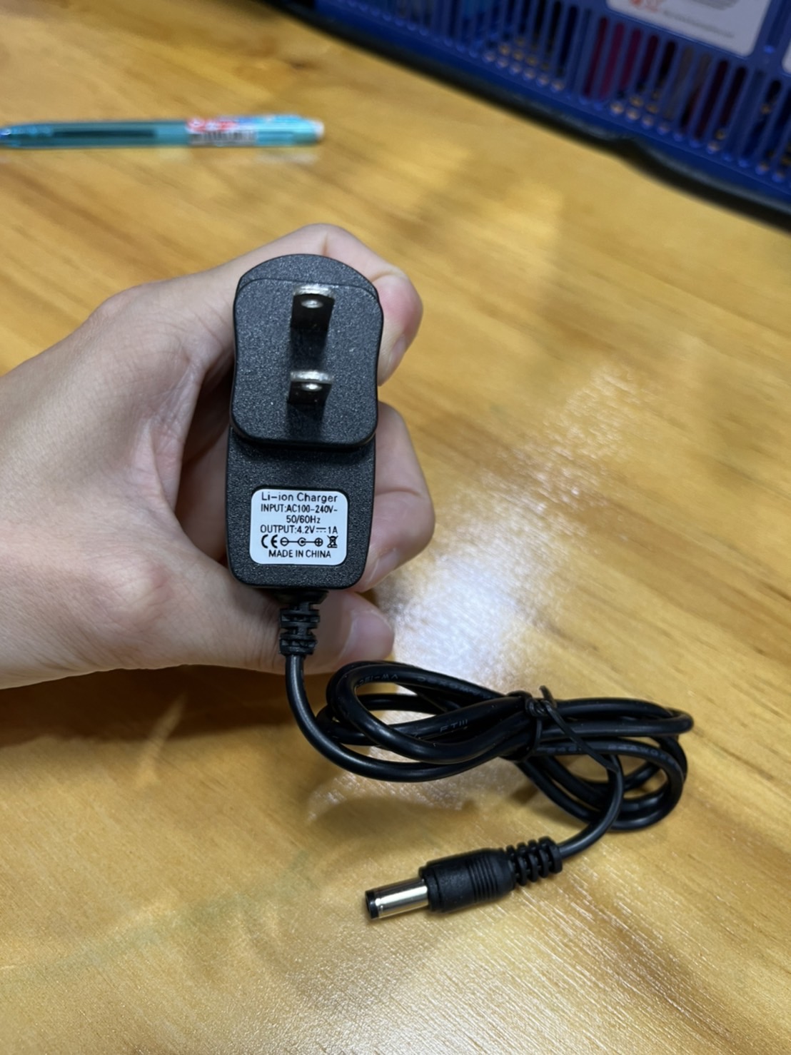 ที่ชาร์จแบตเตอรี่ลิเธียม Lithium Battery Charger 4.2V 1000Ma 8.4V2A 12 ...