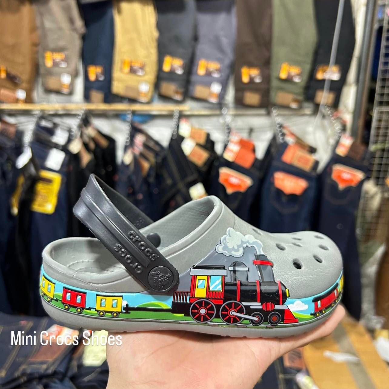 รองเท้าเด็ก Crocs Kid ลายExcavator และ ลาย Train ไซส์ 26 —35cm | Lazada ...