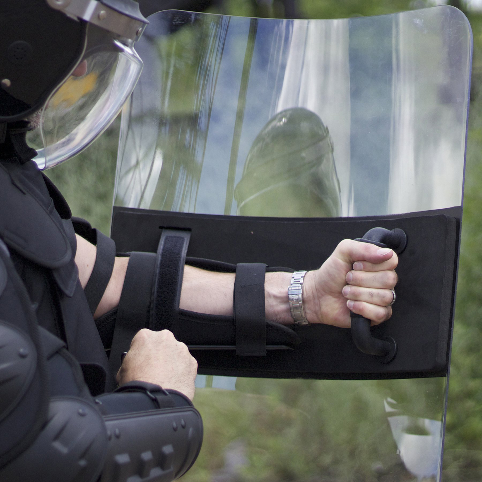 SWAT SHIELD โล่ใส โล่ตำรวจ Police ทหาร Soldier ปราบจลาจล โล่กันดาบ ...