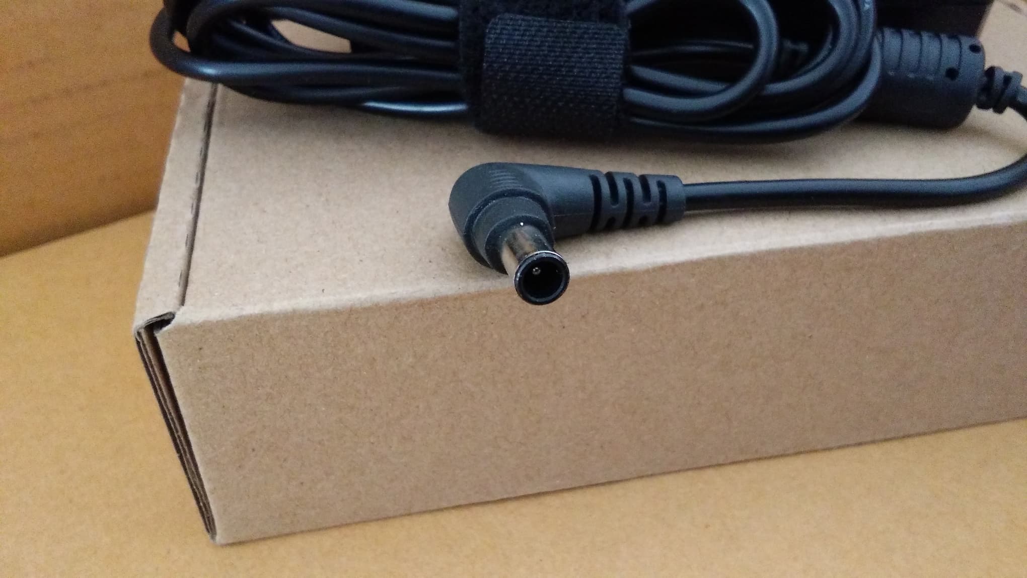 Adapter สายชาร์ตไฟจอคอมพิวเตอร์ Samsung 14V 3A ขนาดหัวเสียบ 6.5x4.4 สาย ...