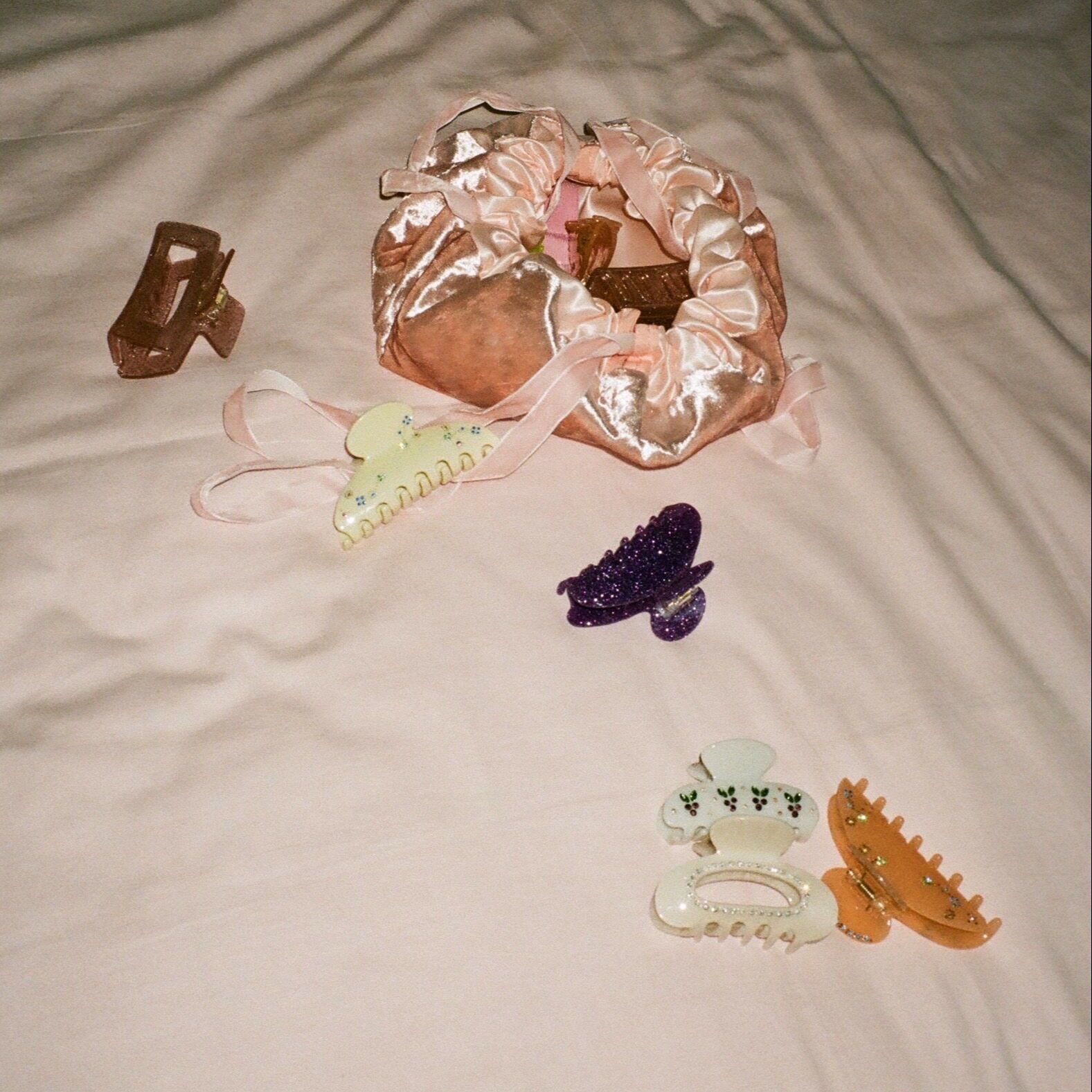 Sparklemeupstudio Pink Velvet Dumpling Bag - Sparklemeupstudio - ThaiPick