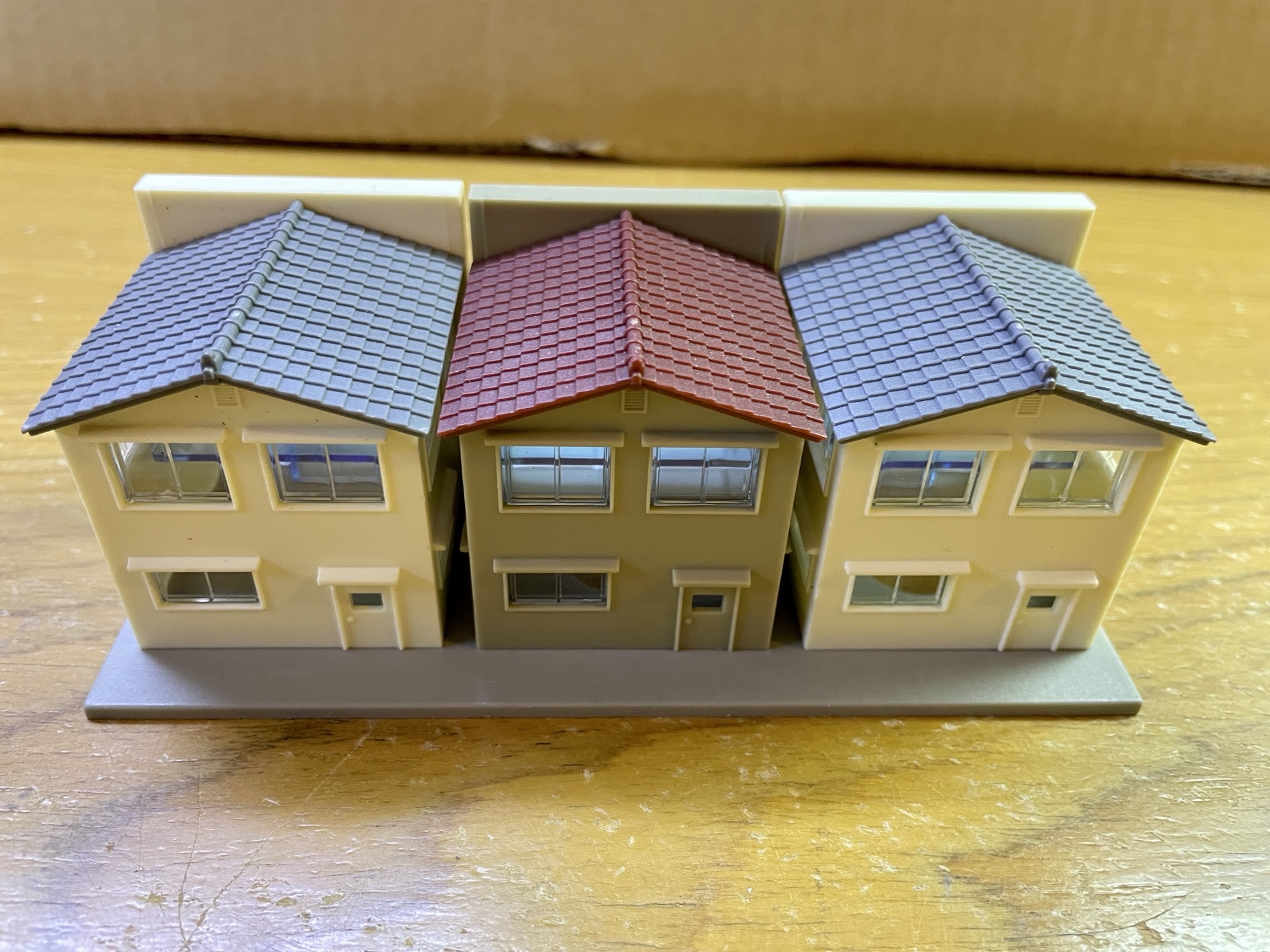 Preowned Tomix N Scale 3 Shophouse No 4008 as new condition. ตึกแถวมือสอง Tomix N Scale 3 No ...