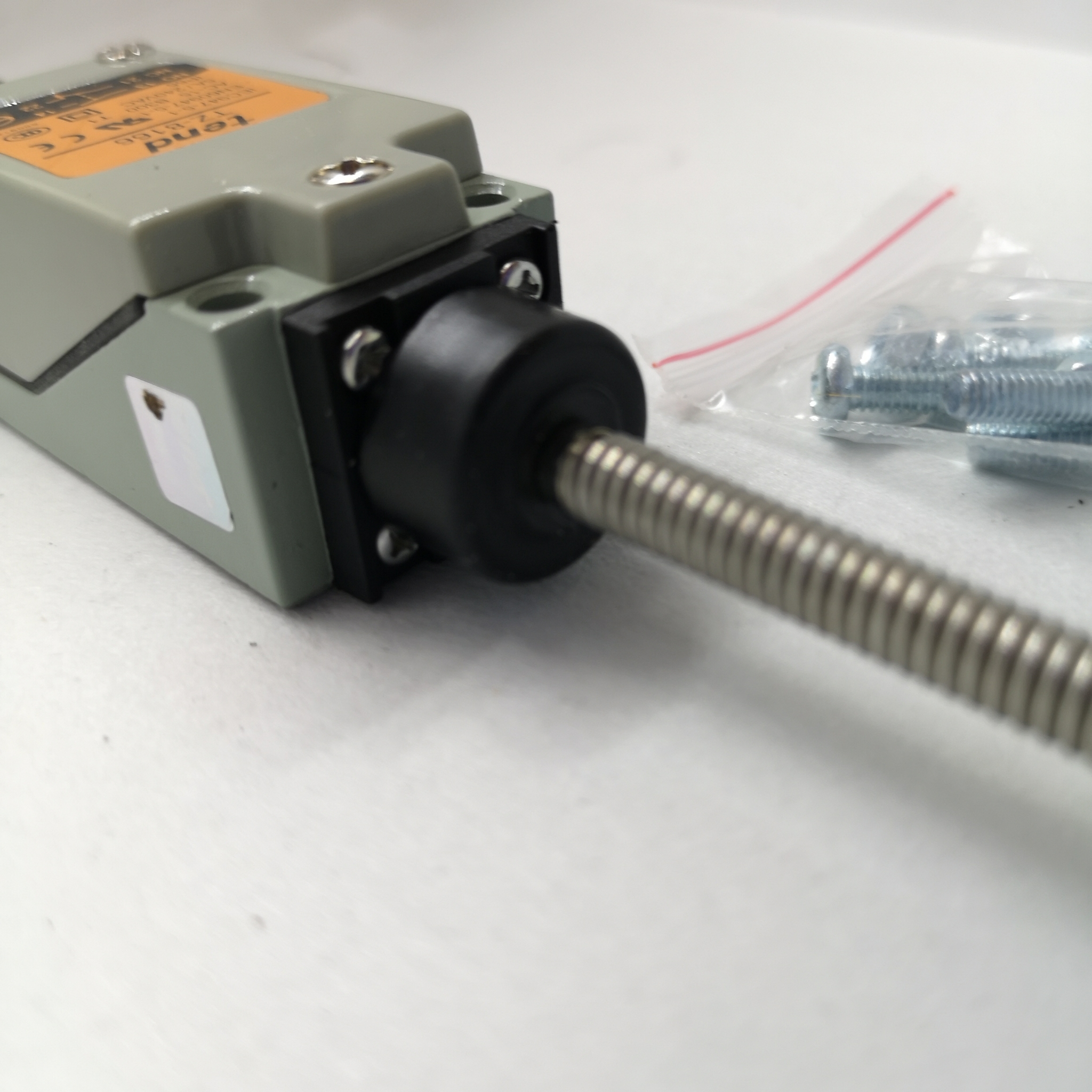 TZ-8166 Limit Switch ลิมิตสวิทช์ หางหนู 8166 5A / 240VAC 1NO, 1NC (แพ็ค1ตัว) ยี่ห้อ PNC,ZTของแท้ ...