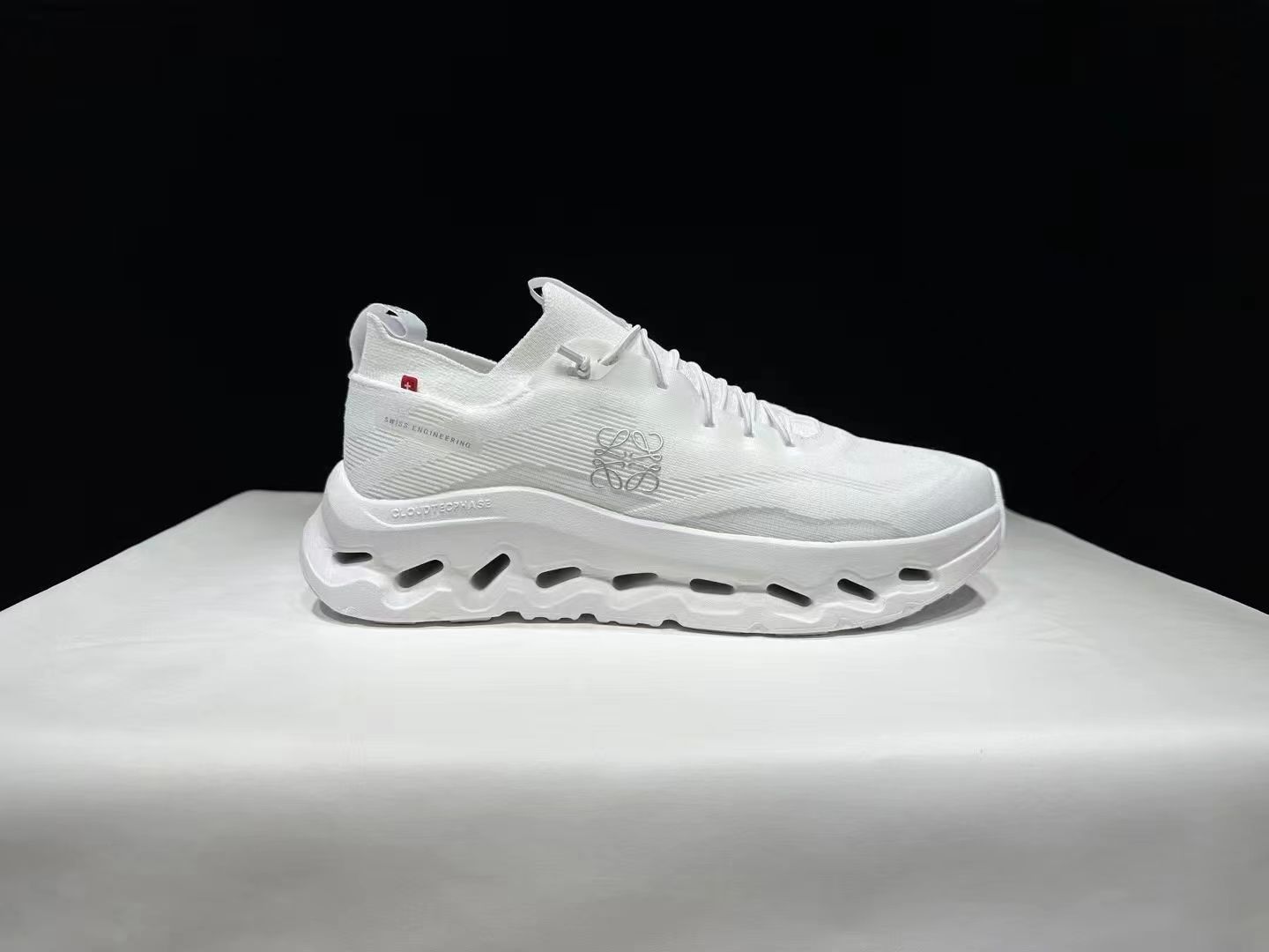 New On Cloud 5 shock absorbing road On running shoes for men women ...