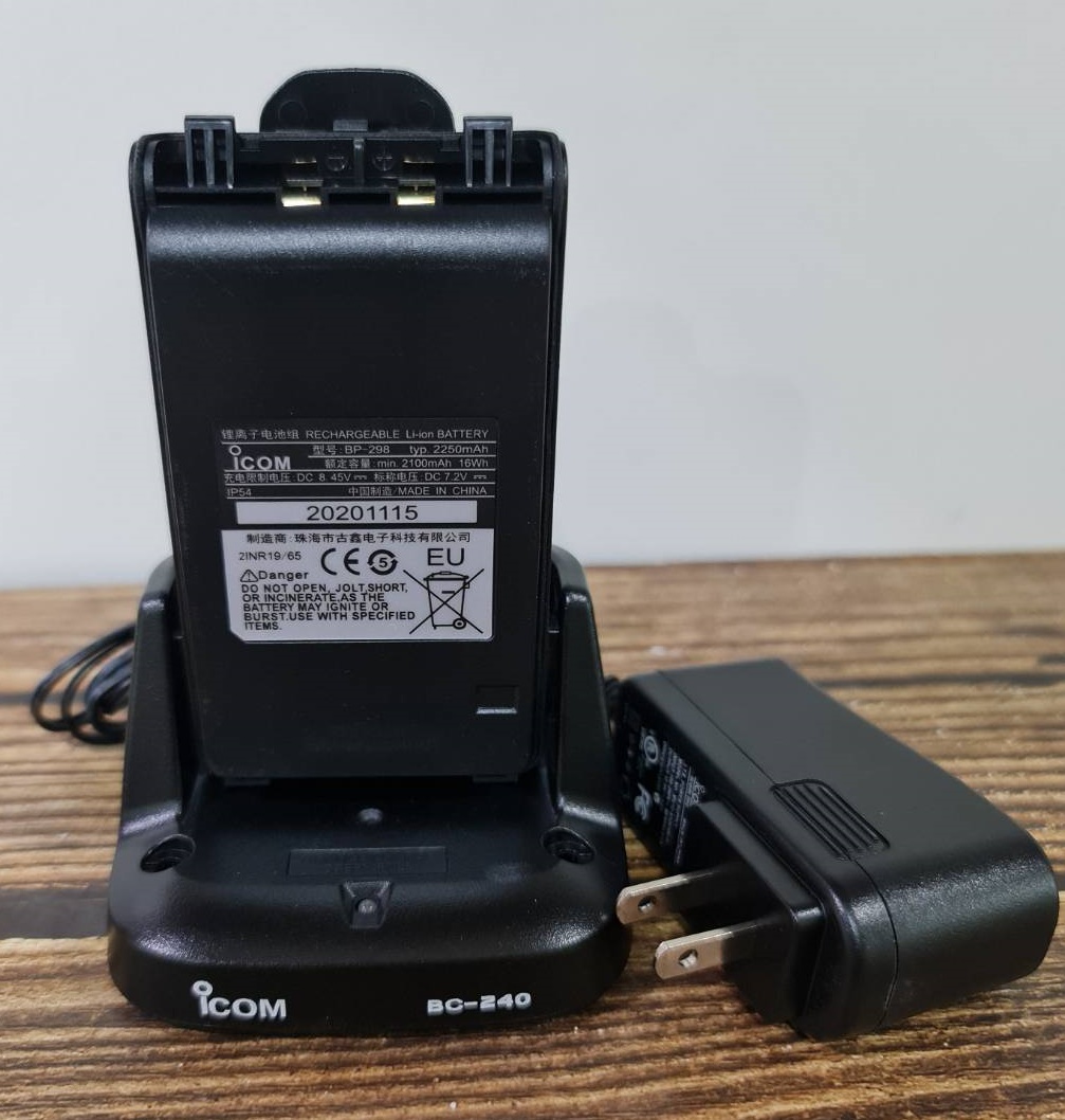 แท่นชาร์จวิทยุสื่อสาร BC-240 สำหรับวิทยุสื่อสาร ICOM IC-86FX , IC-V86 , IC-V86T พร้อมแบตเตอรี่ ...