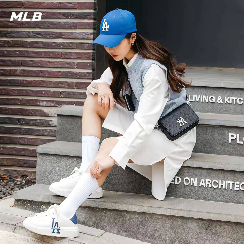 New genuine MLB NEW YORK YANKEESกระเป๋าสะพายข้าง MLBmlb กระเป๋า (สินค้ามาพร้อมช่องใส่เหรียญ ...