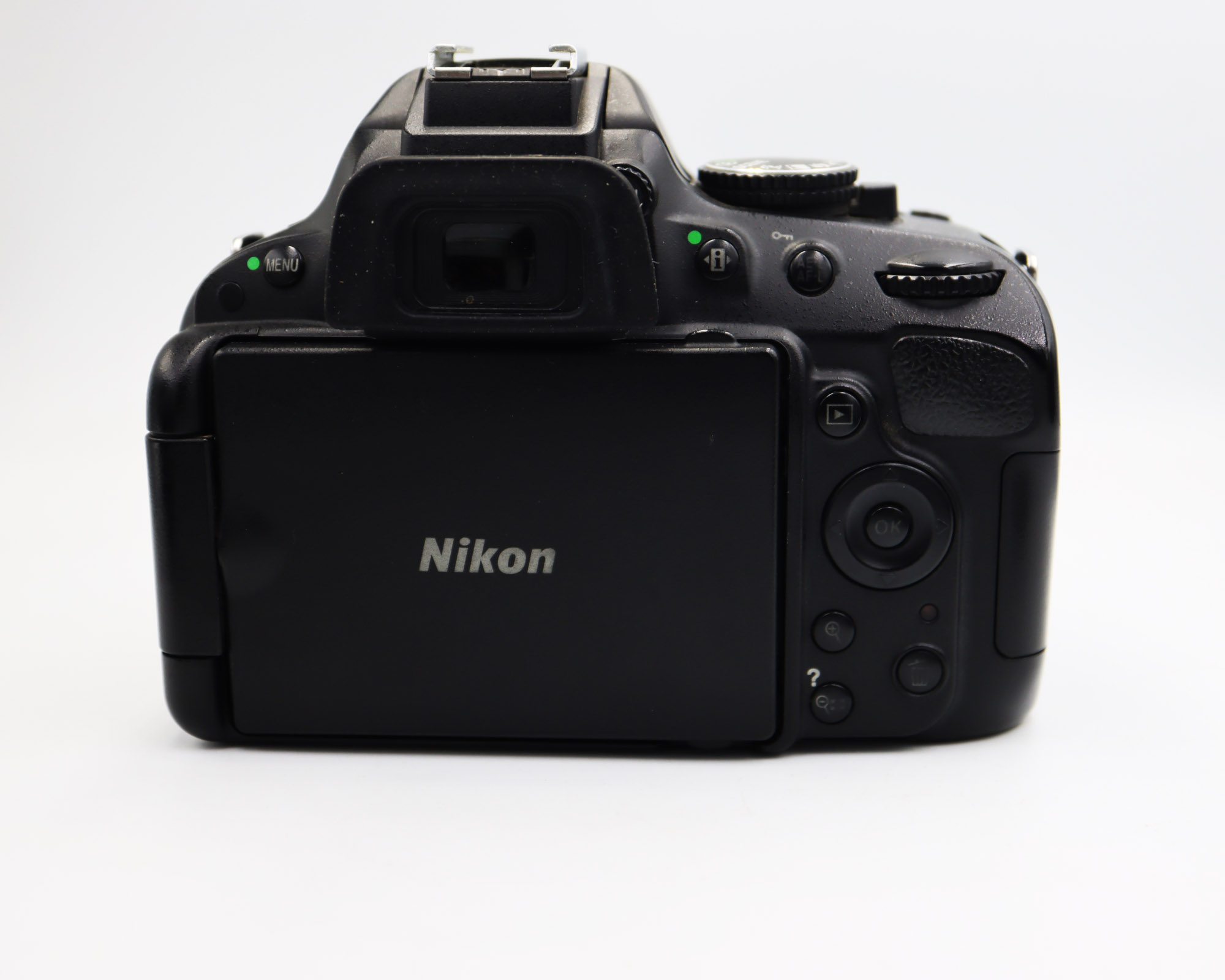 Nikon D5100 ตัวกล้อง HD movies (1080p 720p or WVGA)สามารถใช้ระบบโฟกัส ...