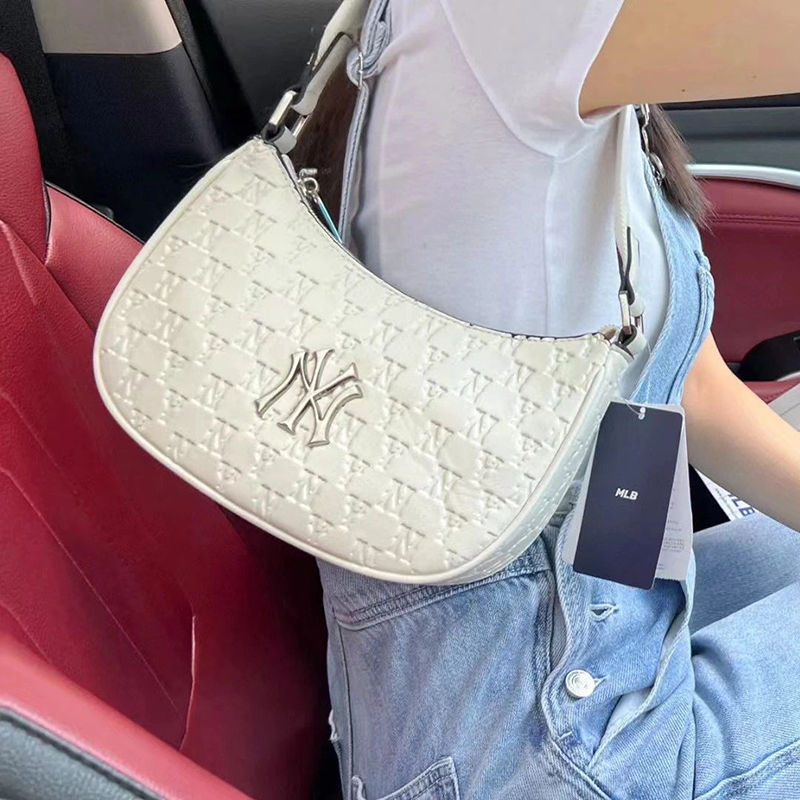 2022 new แท้ MLB bag NY handbag PU กระเป๋าสะพายไหล่ Underarm bag ...
