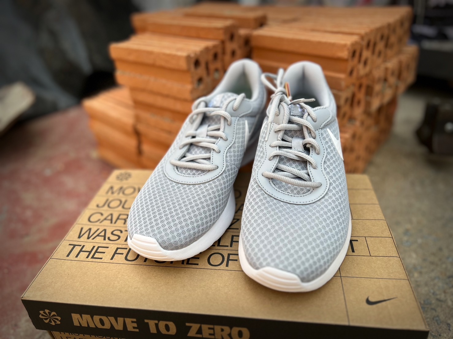 DJ6258-002 NIKE TANJUN รองเท้าลำลองชาย สีเทา - NikeCM - ThaiPick