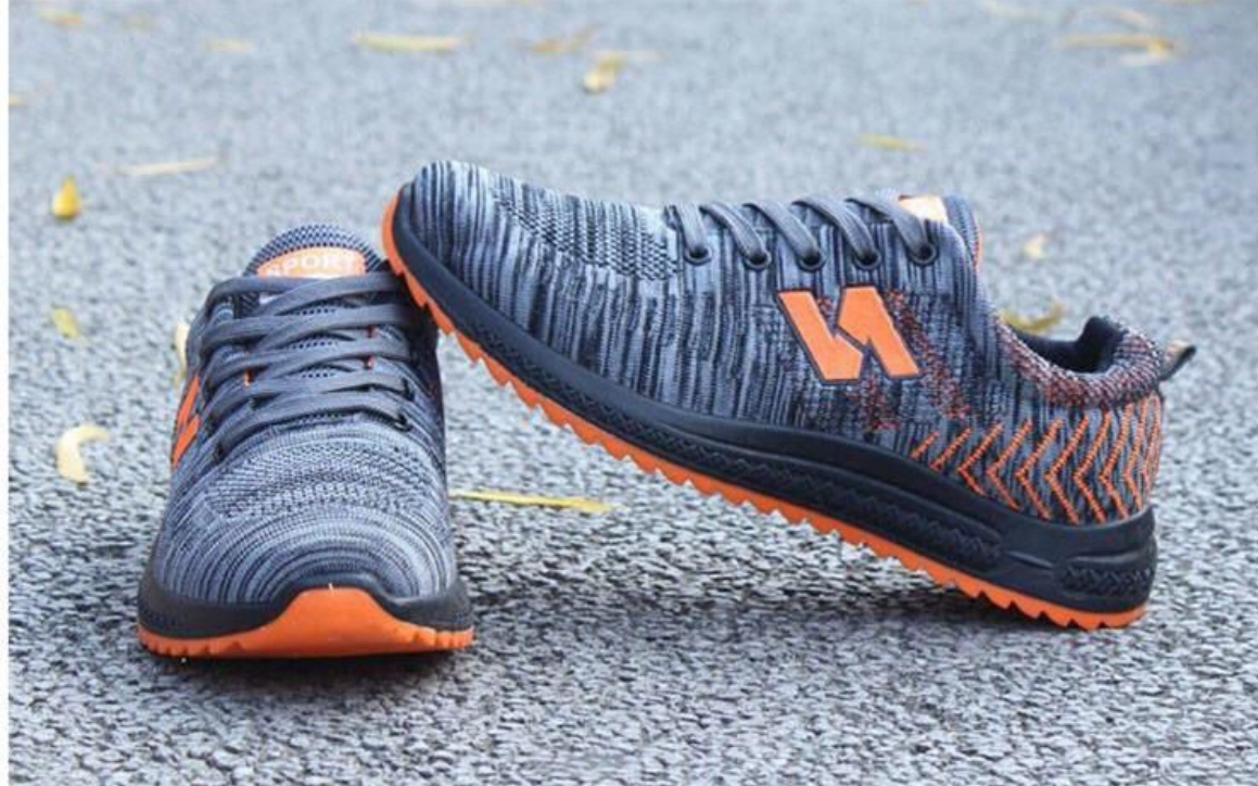 รองเท้าผู้ชายทรงเท่ห์ฝุดๆ???? ใส่แล้วรับรองว่าเดินแล้ วเท้าไม่เปื้อนดิน ...