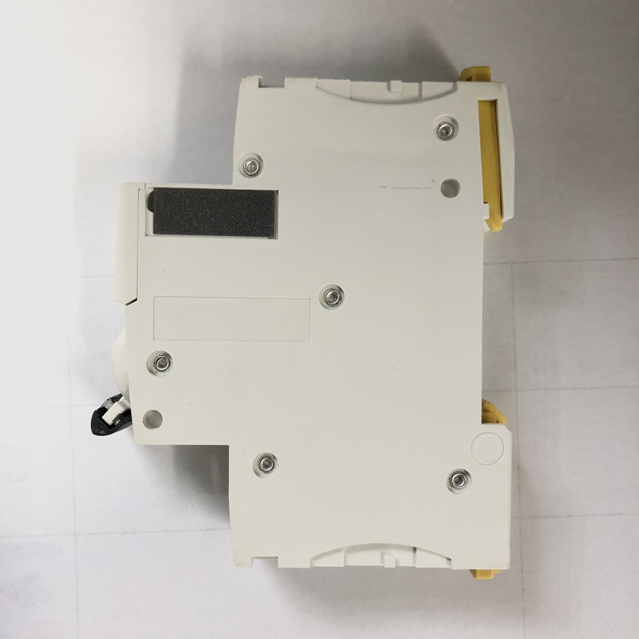 A9F74106 : เซอร์กิต เบรกเกอร์ 1P 6A C-Curve - MCB Acti9 iC60N - ทีเทค เพาเวอร์ อิเล็คทริค - ThaiPick