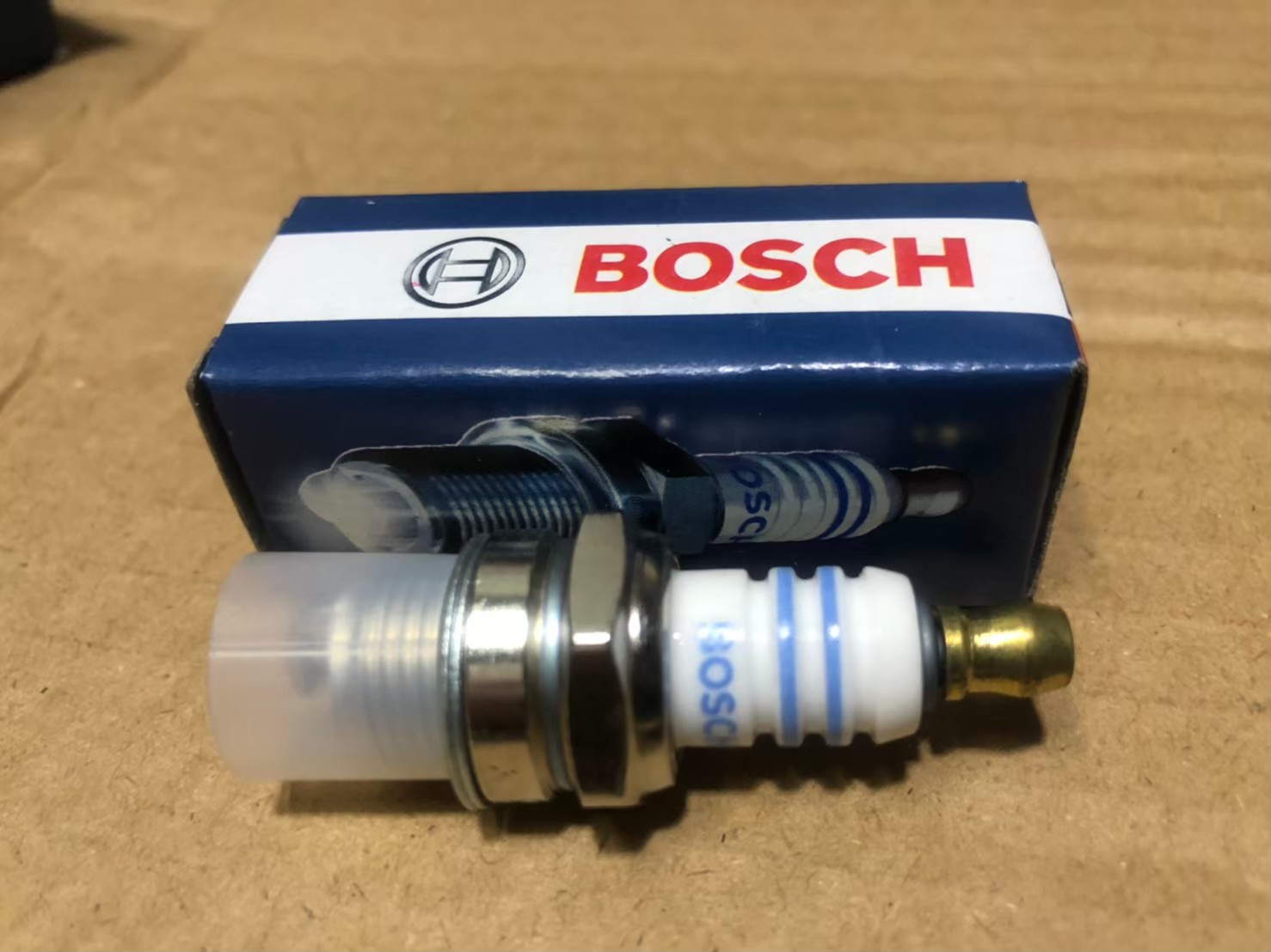 10หัว/กล่อง Bosch หัวเทียน เครื่องตัดหญ้า เครื่องพ่นยา เครื่อง411 หัว ...
