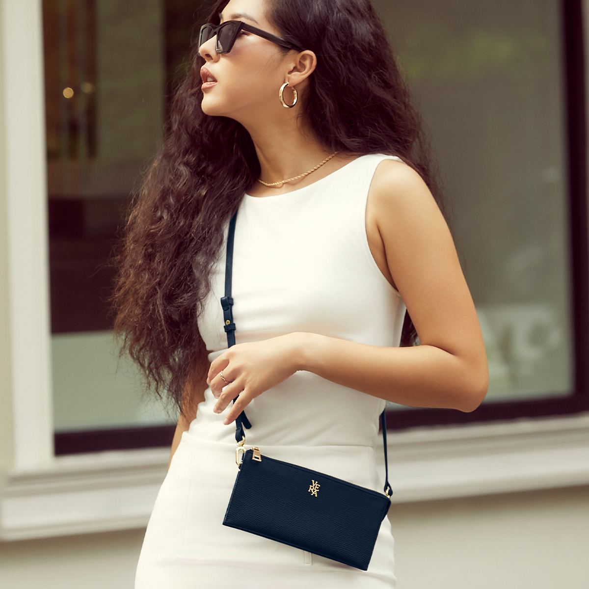 VERA Demi Double กระเป๋าสตางค์ใบยาว กระเป๋าคล้องมือ กระเป๋าคล้องแขน หรือจะใส่สายสะพายยาวเพื่อ ...