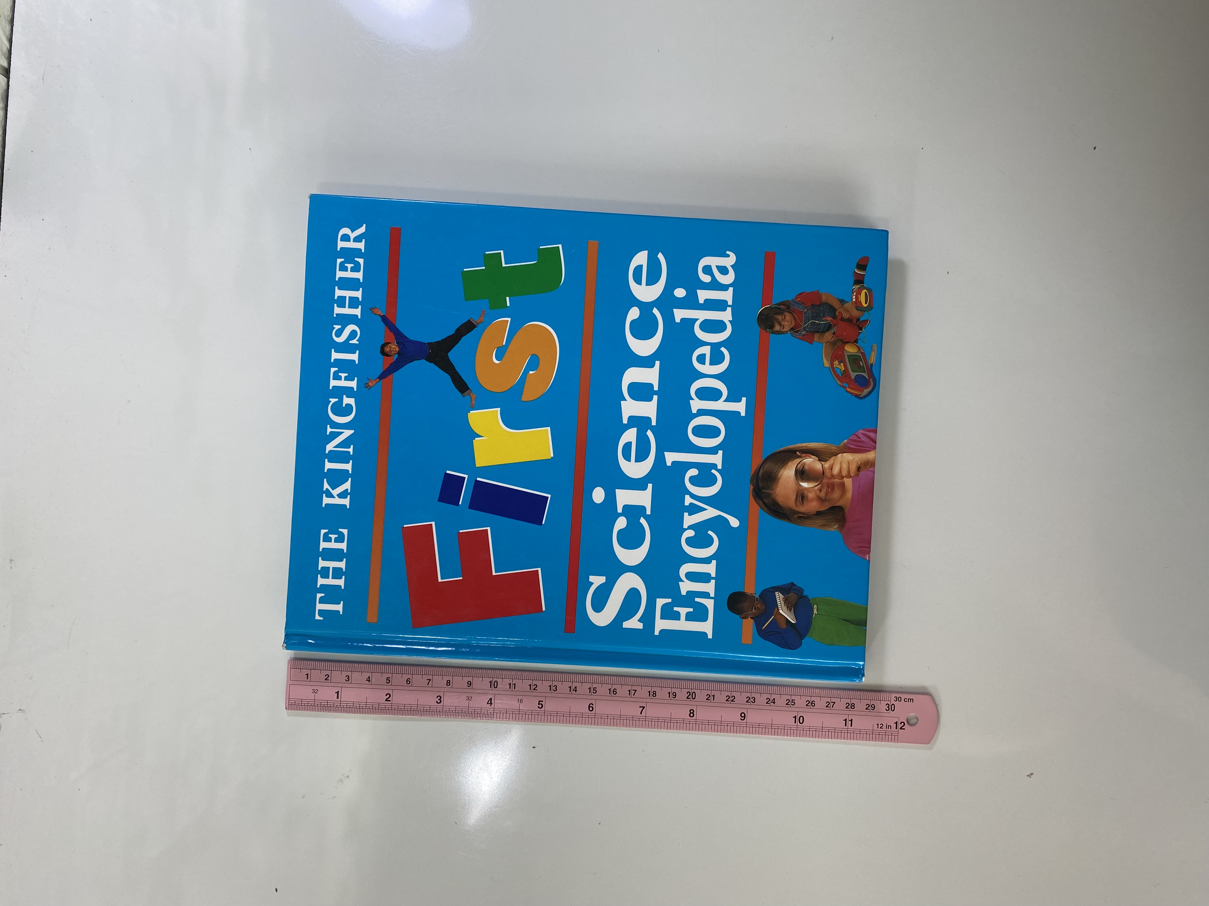 THE KINGFISHER FIRST Science Encyclopedia by Chris Oxlade Hardback ...