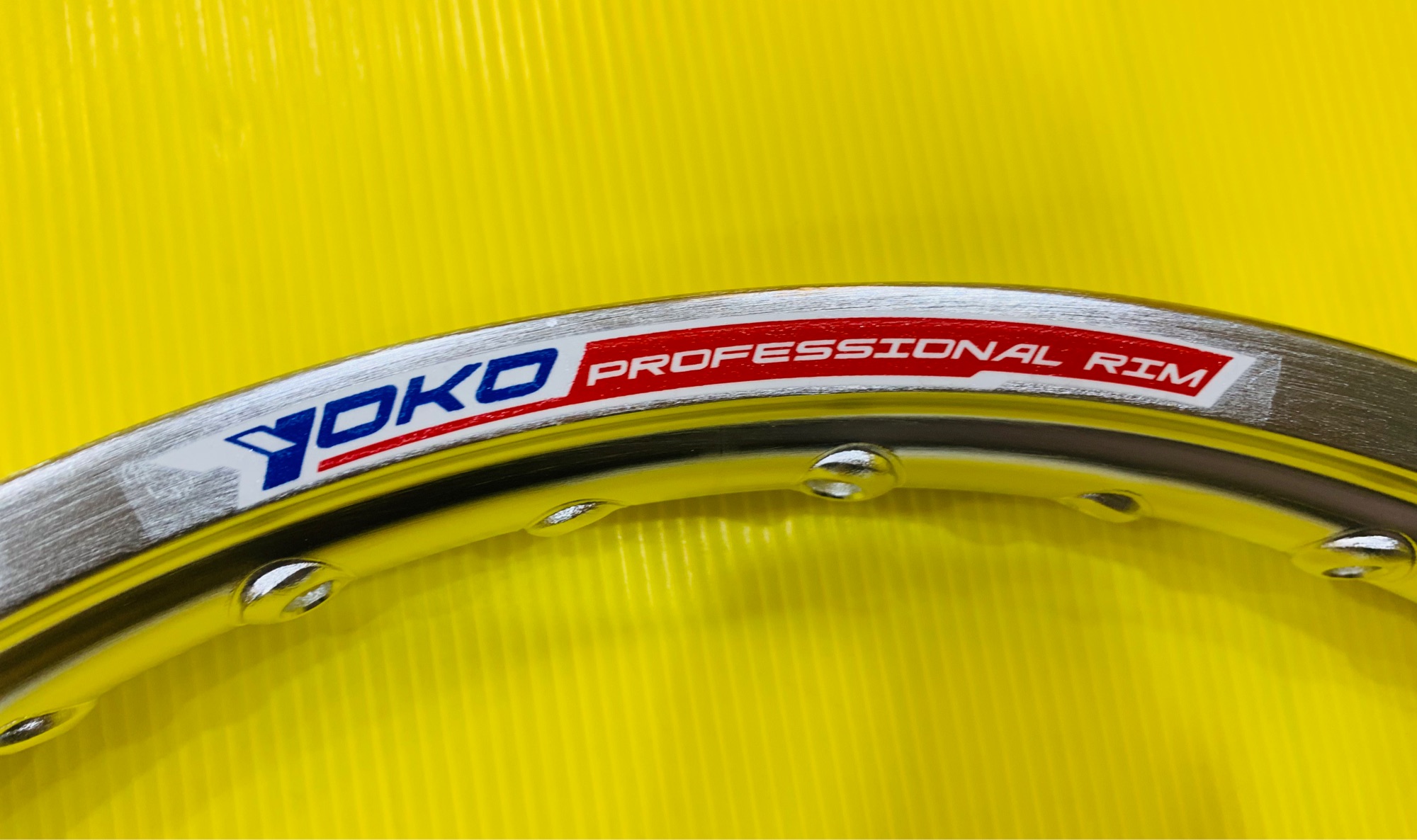 วงล้อ Yoko ขอบเรียบ สีเงิน (Silver) 1.40x17 YOKO - FF motor 2022 - ThaiPick