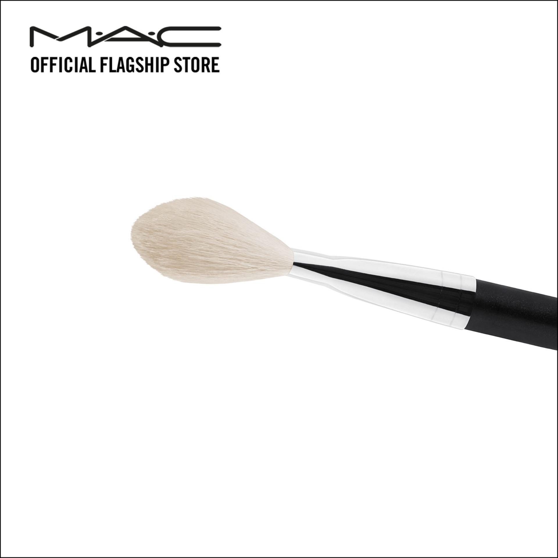 แมค MAC 135S LARGE FLAT POWDER - M.A.C. - ThaiPick