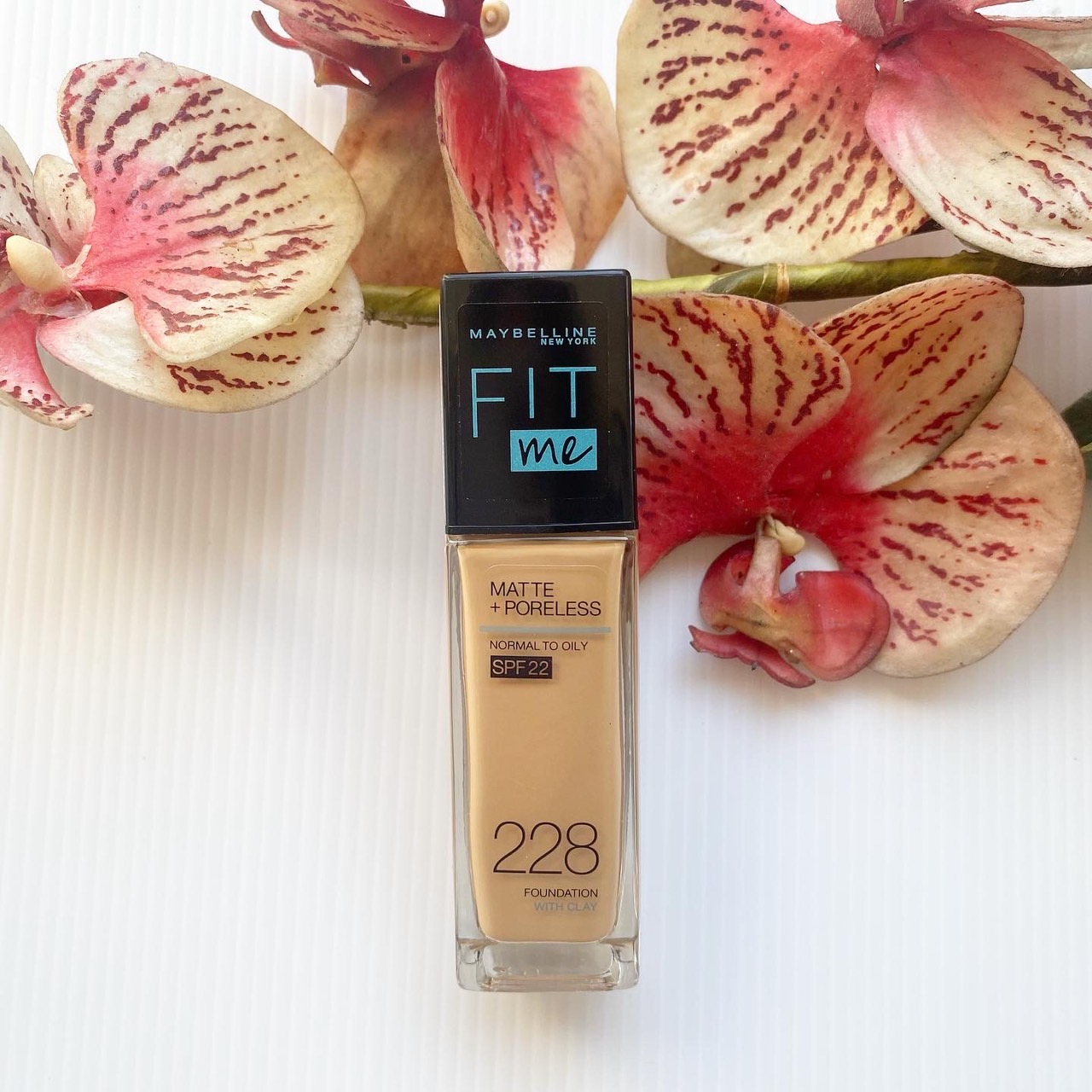 30 ml. รองพื้น เบอร์ 228 ผลิต 12/21 แบบหัวปั๊ม Maybelline Matte ...