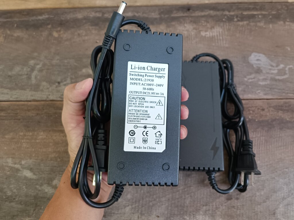 ที่ชาร์จ 21.9V 3A - 5A ที่ชาร์จแบตเตอรี่ lithium phosphate Lifepo4 ...