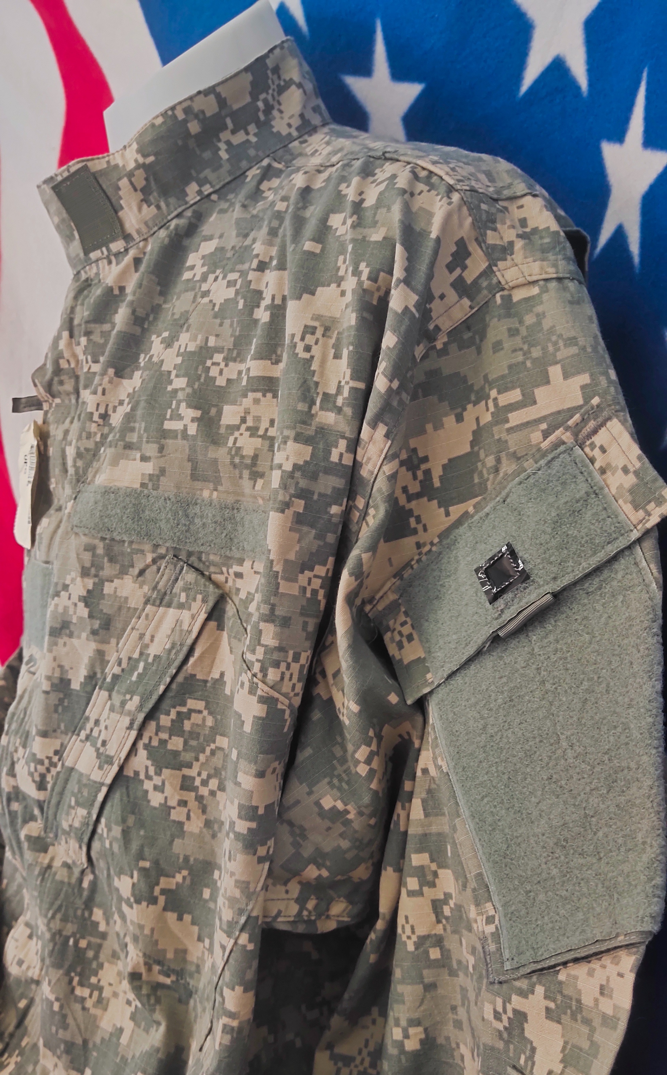 เสื้อทหารสหรัฐใหม่(กริ๊ป) COAT-ACU Size: XX-LARGE REGULAR ไหล่23.5"/อก ...