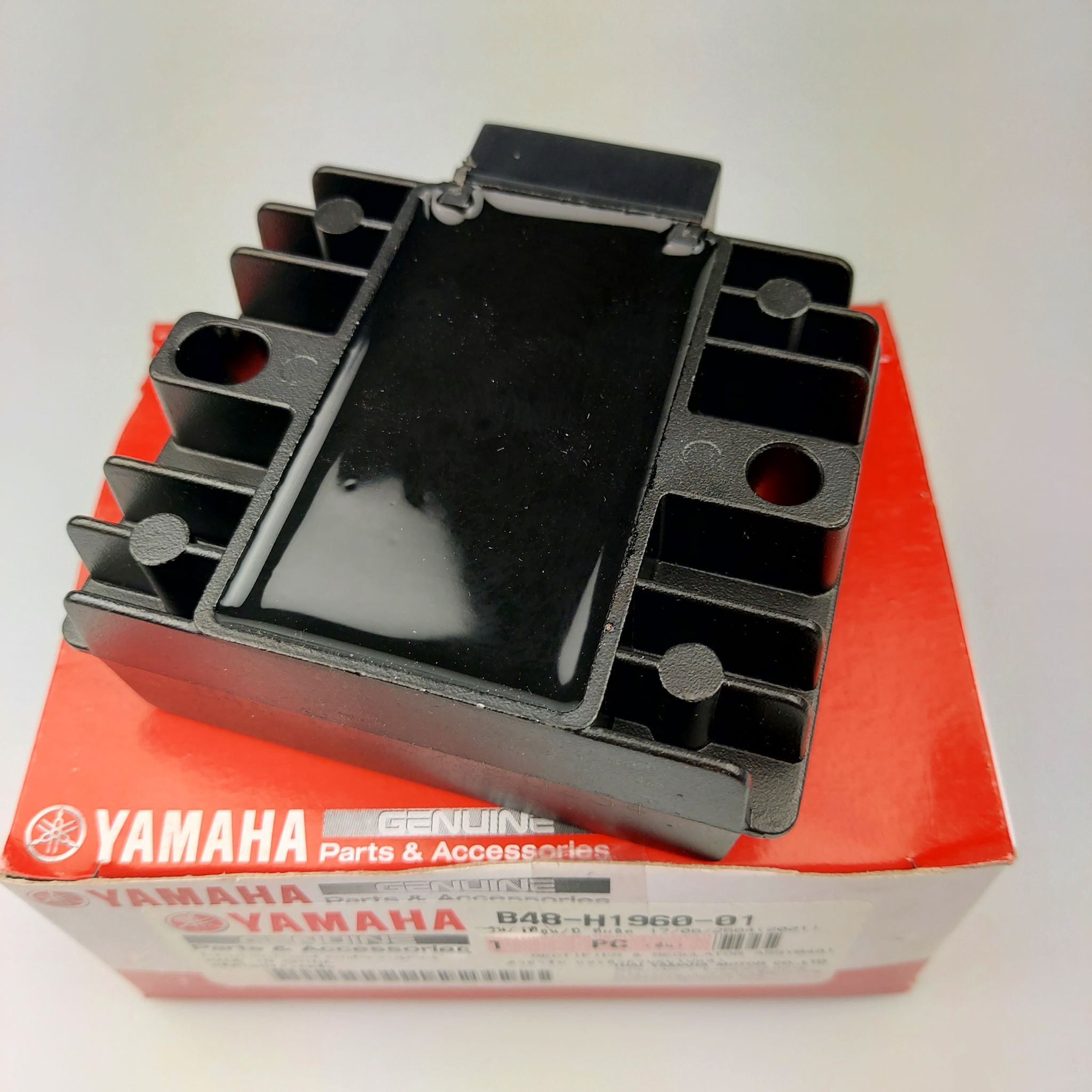 แผ่นชาร์จ YAMAHA M-SLAZ แท้ศูนย์ ตัวชาร์ท และตัวควบคุมไฟหน้า M-SLAZ ...