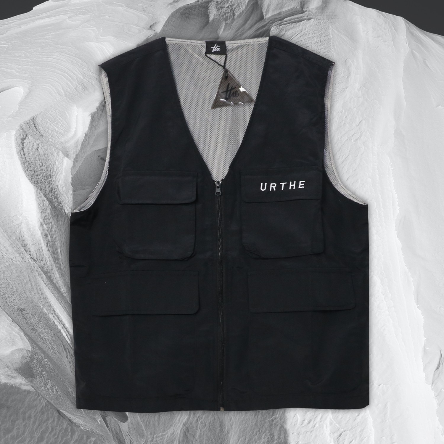 Urthe - เสื้อกั๊ก ผ้าร่ม ทรงสตรีท รุ่น URTHE WAISTCOAT - UrtheOfficial ...