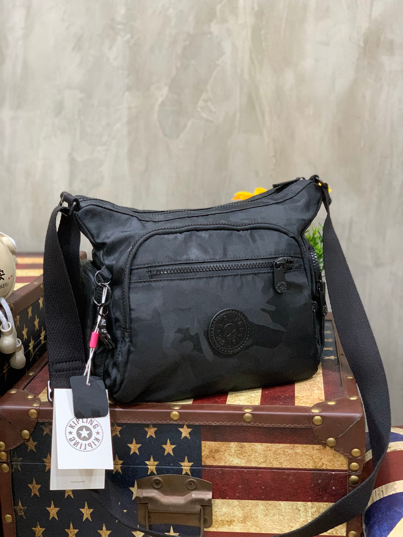 Kipling GABBIE S Crossbody Bag with Phone Compartment Bag จากคอลเลคชั่น ...