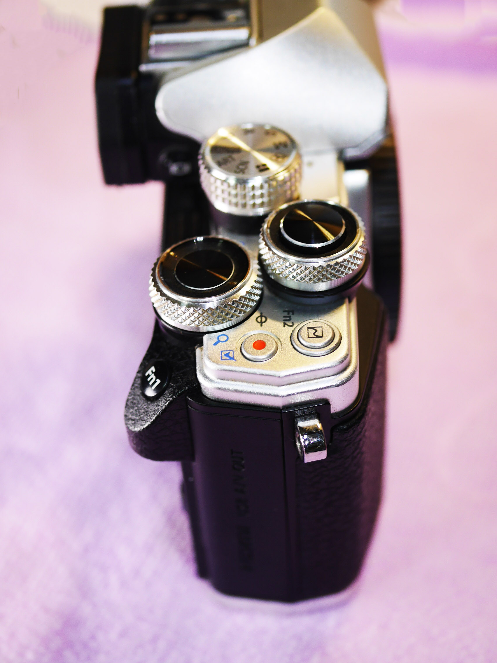 OLYMPUS OM-D E-M10 Mark II Wi-Fi Weather-Sealing Black Silver Body only ...