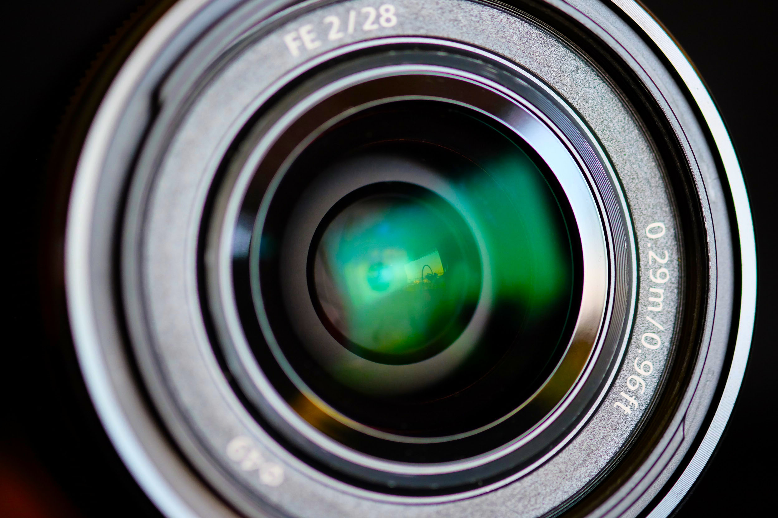 Sony FE 28mm f2 Full Frame SEL28F20 Black lens in Box, F/2.0, 28mm f.2 ...