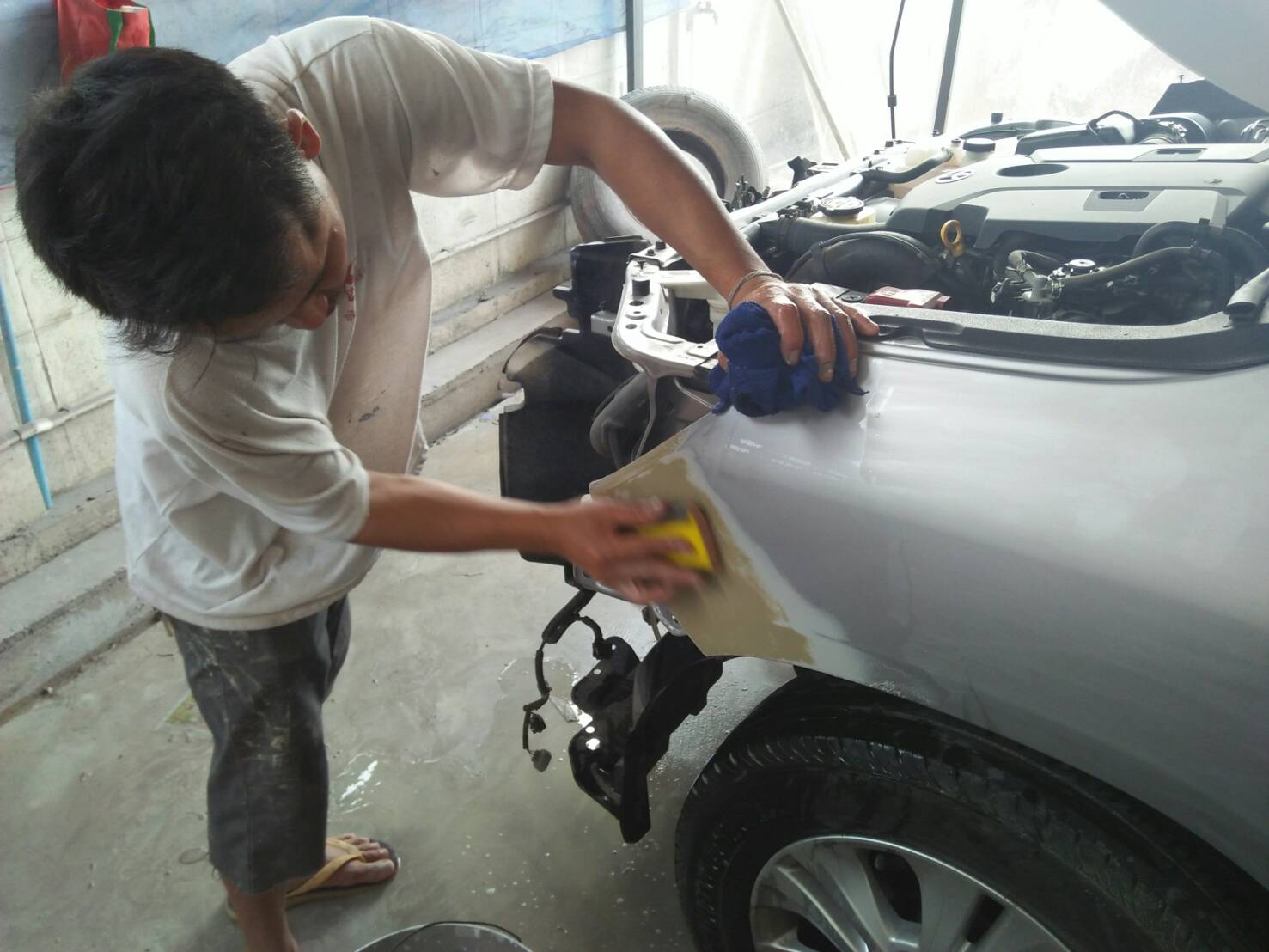 สีโป๊วจับรอย HB BODY NITROSOFT F241 ขนาด 750 กรัม - LK AUTO1999 - ThaiPick