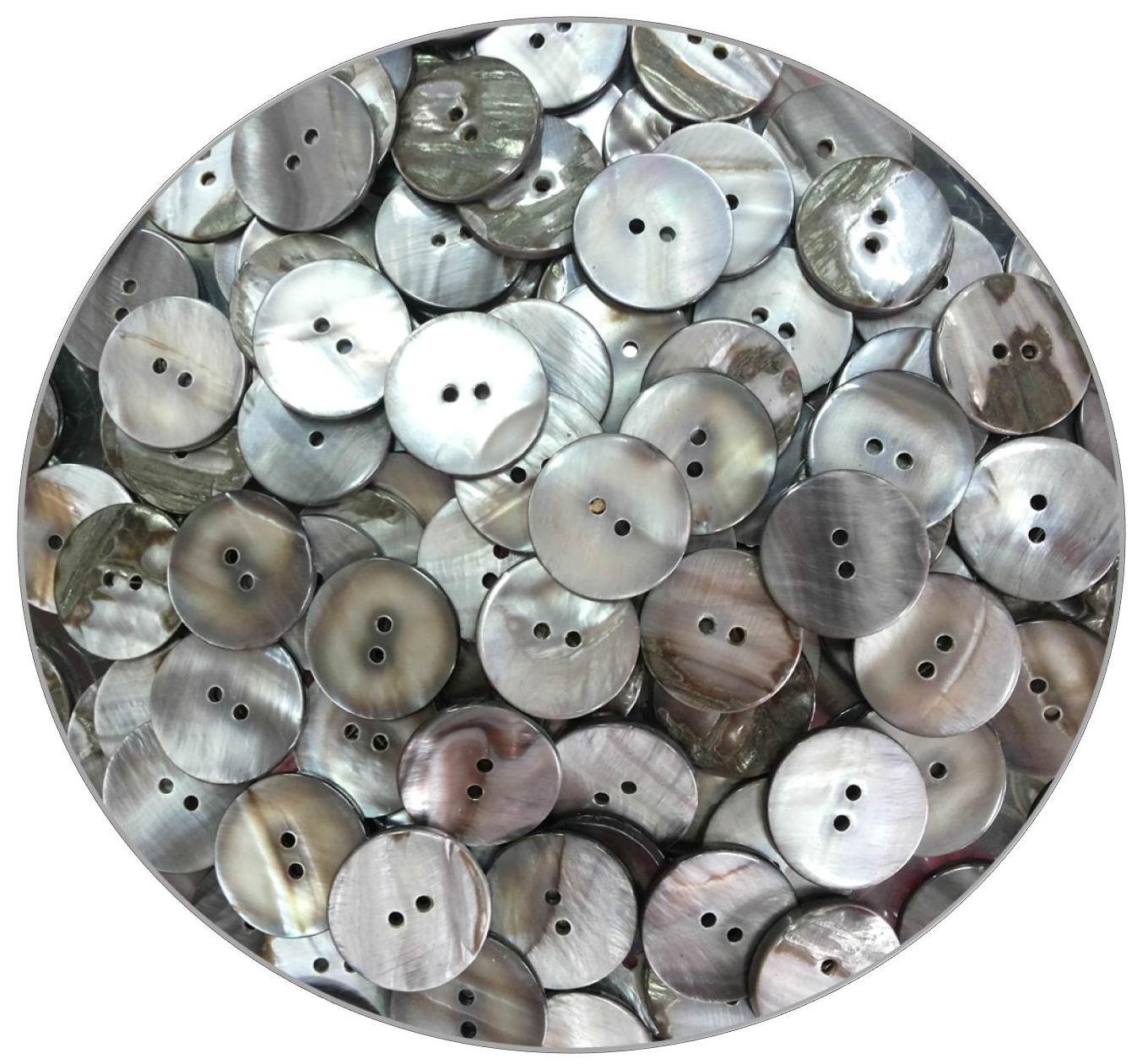 15เม็ดสีเทา Natural Seashell Buttons 15pcs ขนาดตามรูปประมาณ20mm กระดุม ...