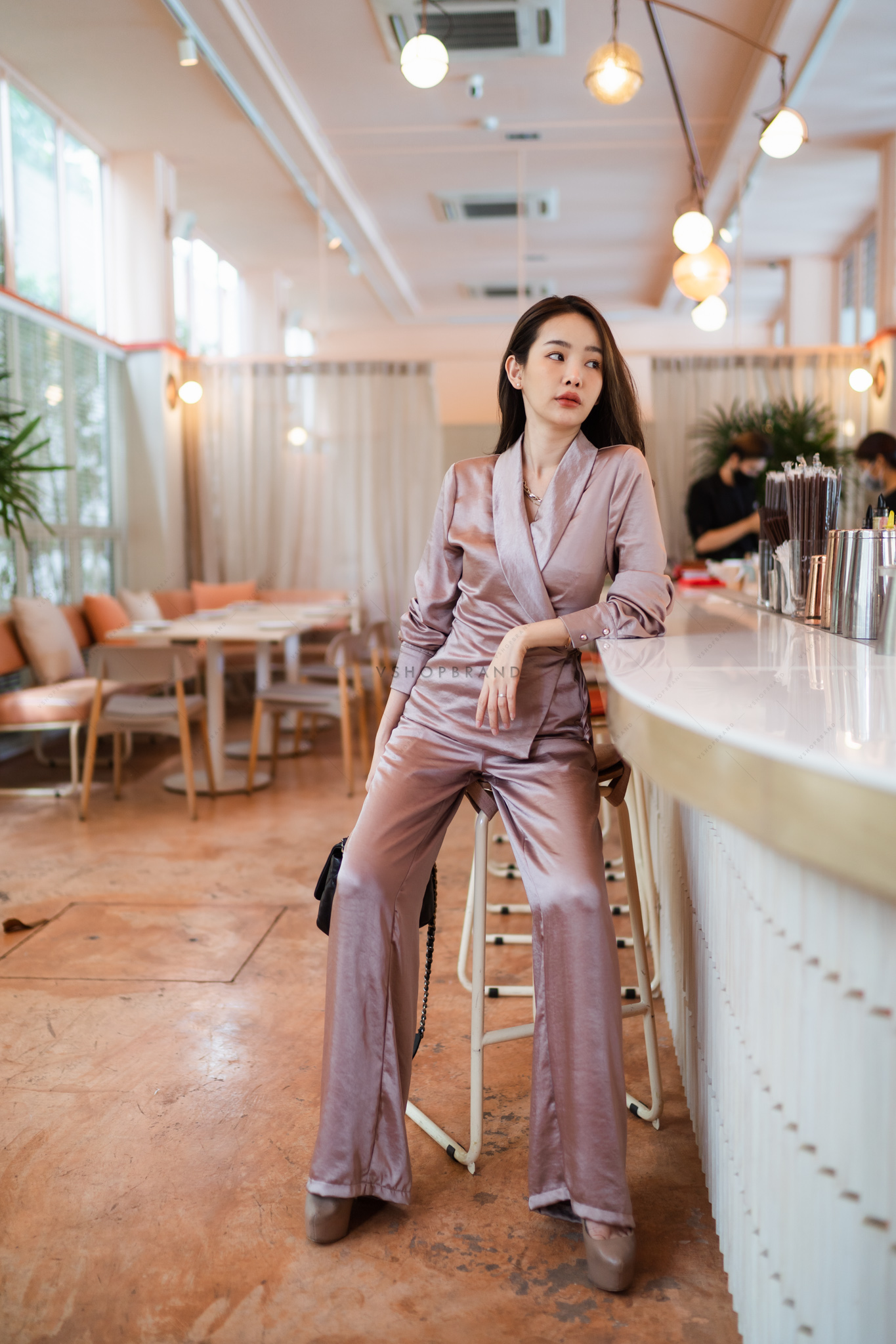 Vshop Set เสื้อกางเกงหรู ตัดเย็บด้วยผ้าไหมซาติวาเลนติโน่ เสื้อเป็นทรง ...