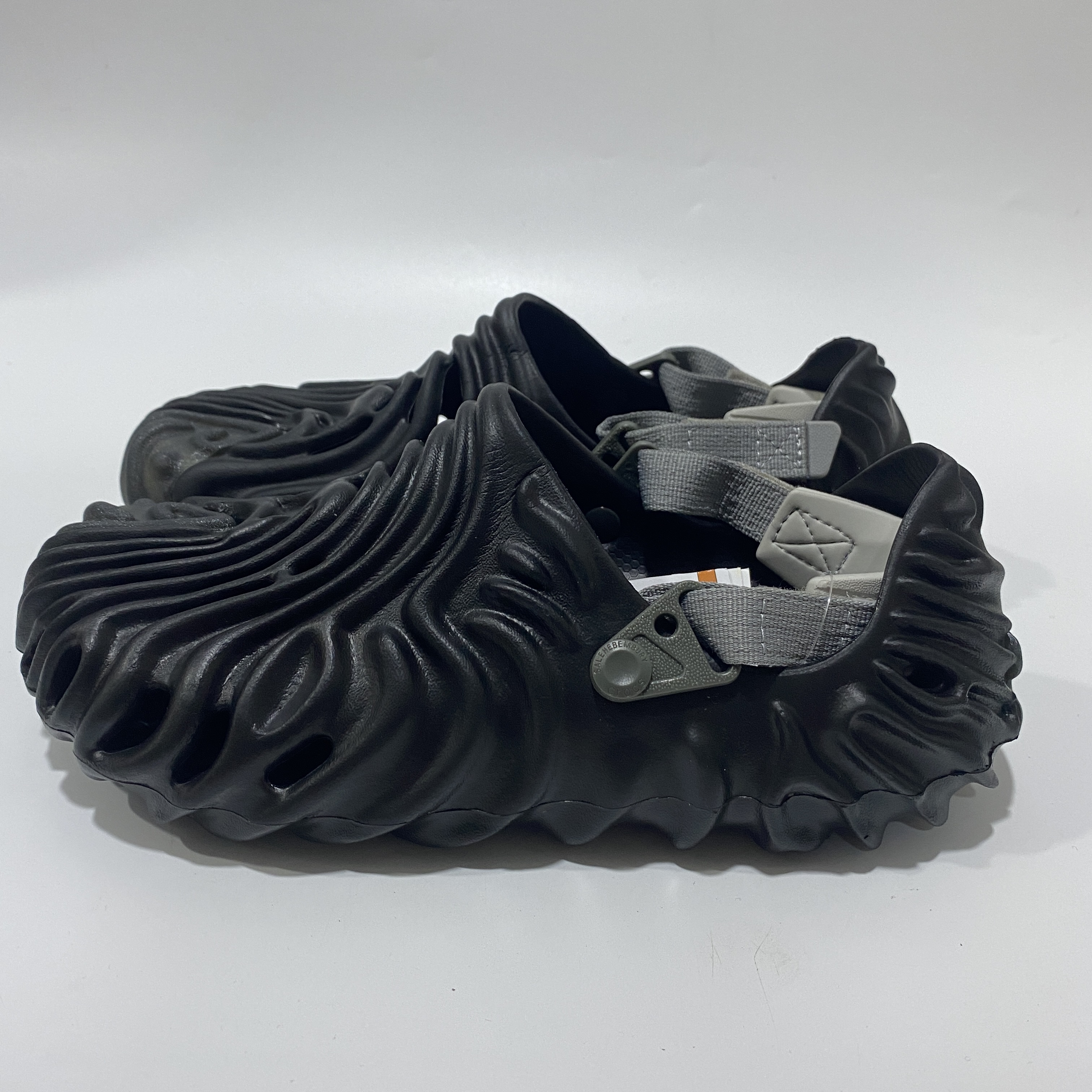 รองเท้าCrocs Bembury แบบสวม ใส่สบาย นิ่ม เบา มีไซร้ทั้งหญิง และชาย ใส่ ...