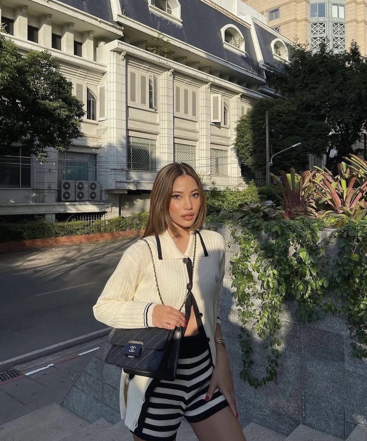 DAILY SQUAD เสื้อคลุมไหมพรม รุ่น Charlotte ออกแบบสั่งทอผ้าพิเศษแบบริบ ...