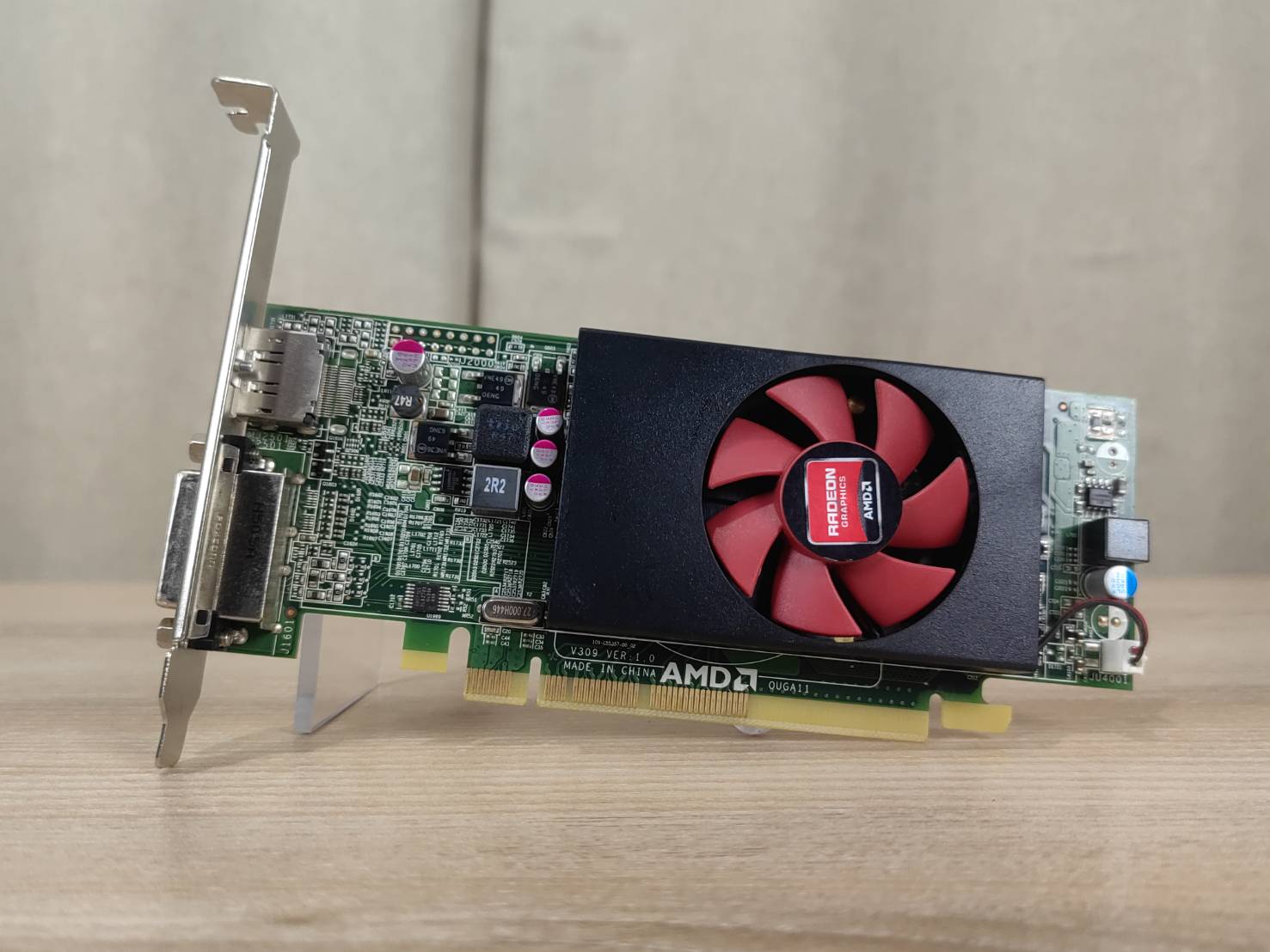 แรงเท่า GT730 !! การ์ดจอ (graphic card) DELL R5 240 1GB DDR3 (ไม่ต่อไฟ ...