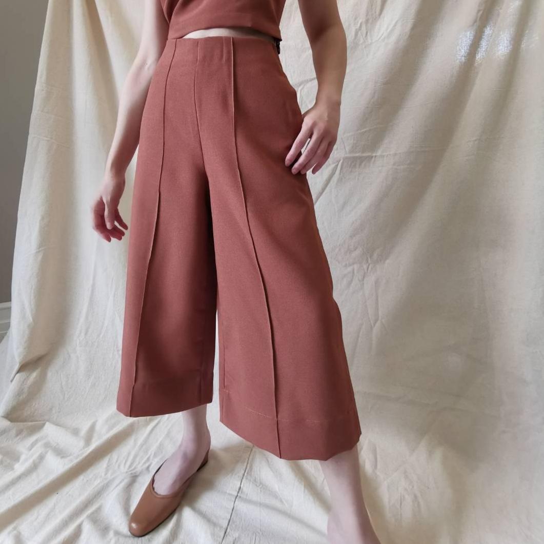 Wrong Era - Delilah Vintage Capri Pants in Black Burn Blue - Wrong era ...