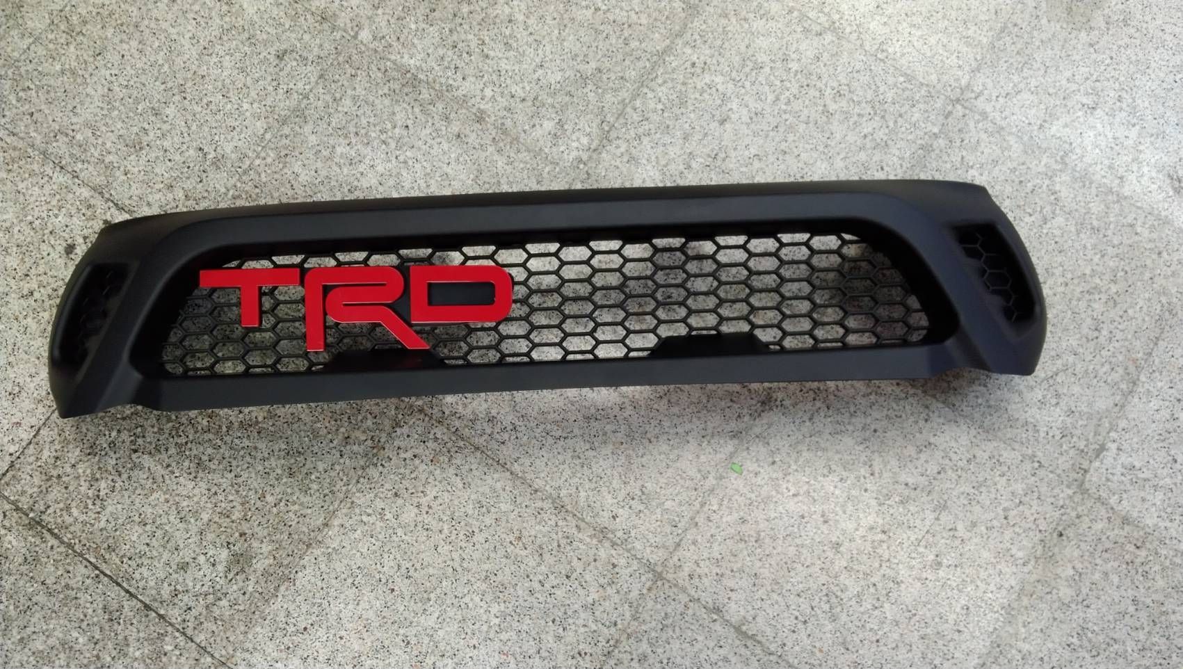 PA กระจังหน้าแต่ง REVO รีโว่ พร้อมโลโก้ TRDสีแดง แบบตรงรุ่น ใส่ได้เลย ...