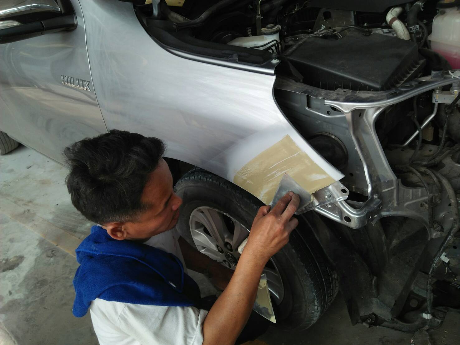 สีโป๊วจับรอย HB BODY NITROSOFT F241 ขนาด 750 กรัม - LK AUTO1999 - ThaiPick