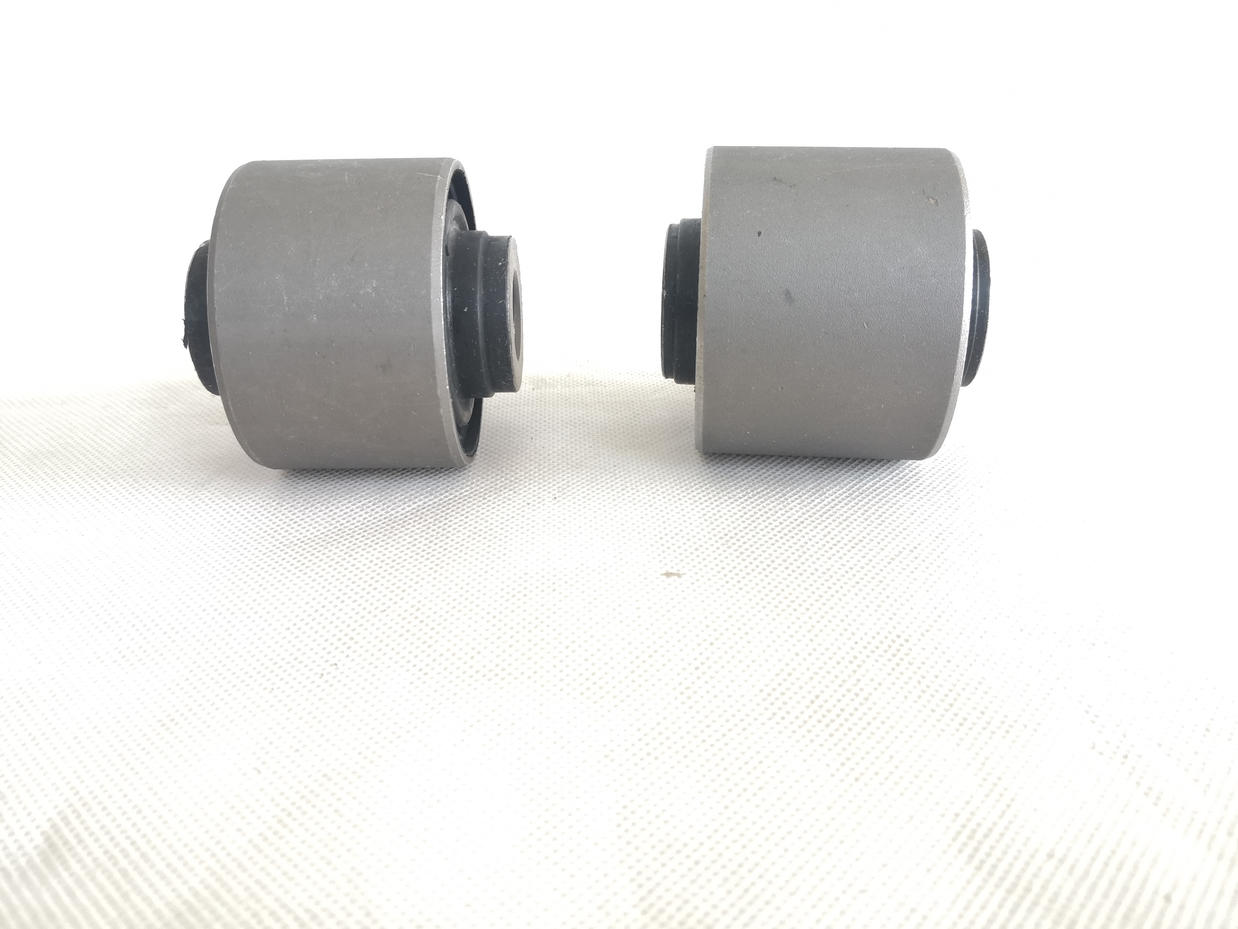 มิตซูบิชิปาเจโร KH6W รถ KG5W สวิงอาร์มบูชแผ่นหลังบุชช่วงล่างยางชุด ...